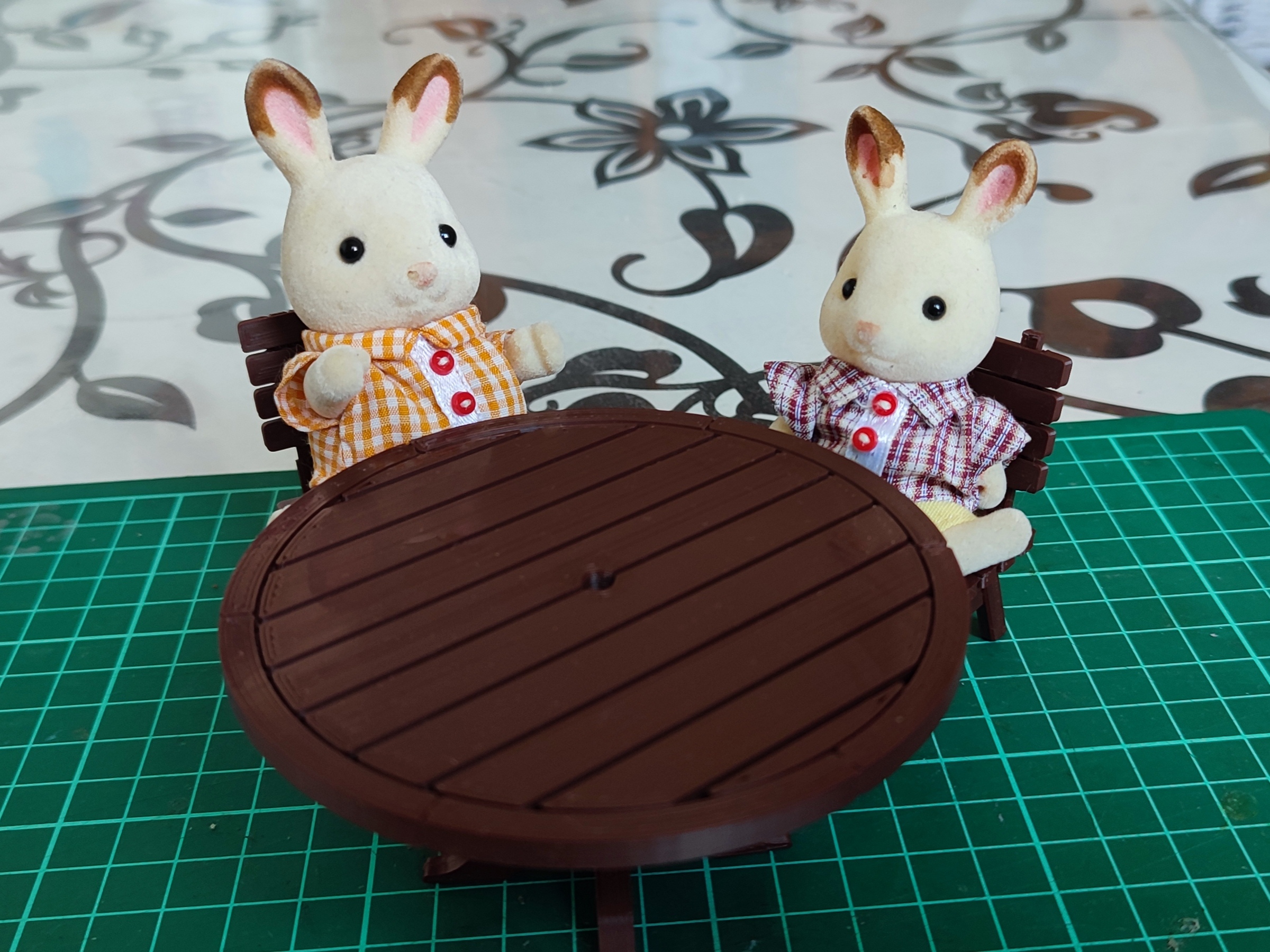 Round garden table for Sylvanian families toys. by Dmitry Ermakov ...