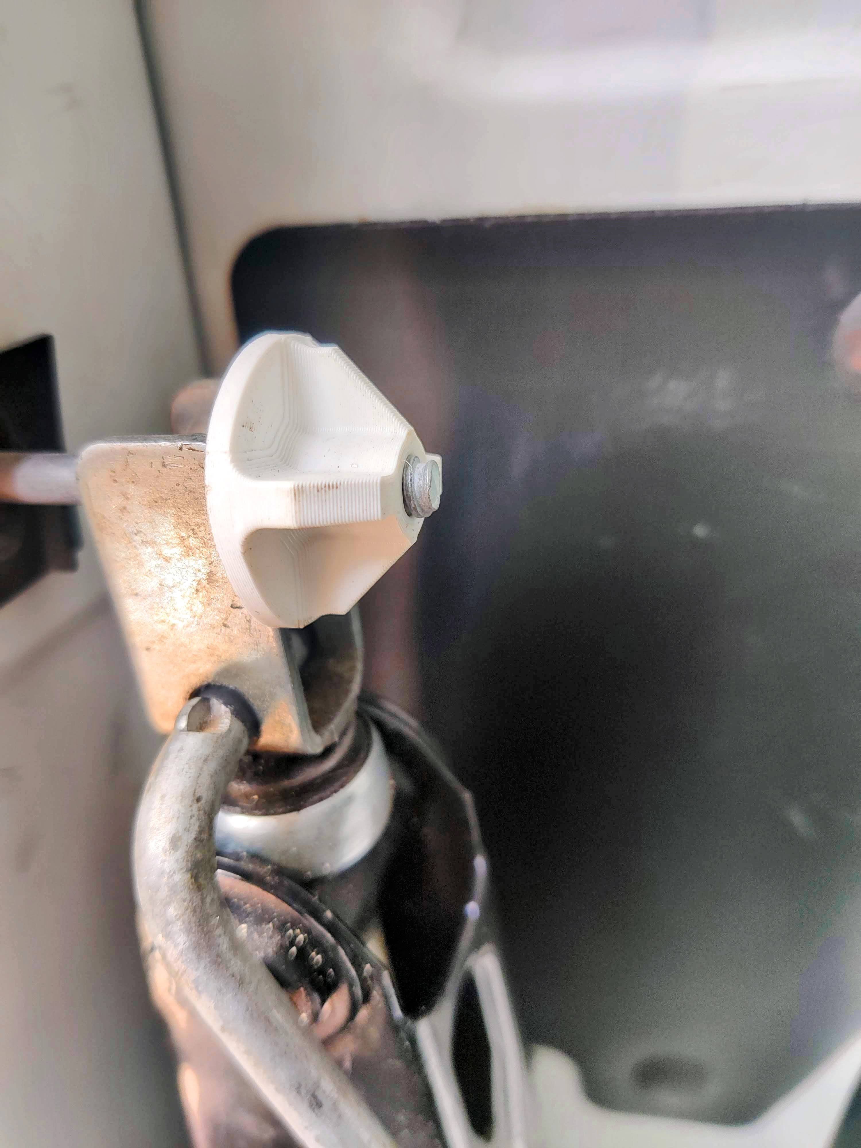 Jack retention system nut (Renault Dokker/Kangoo) by Hani Issa ...