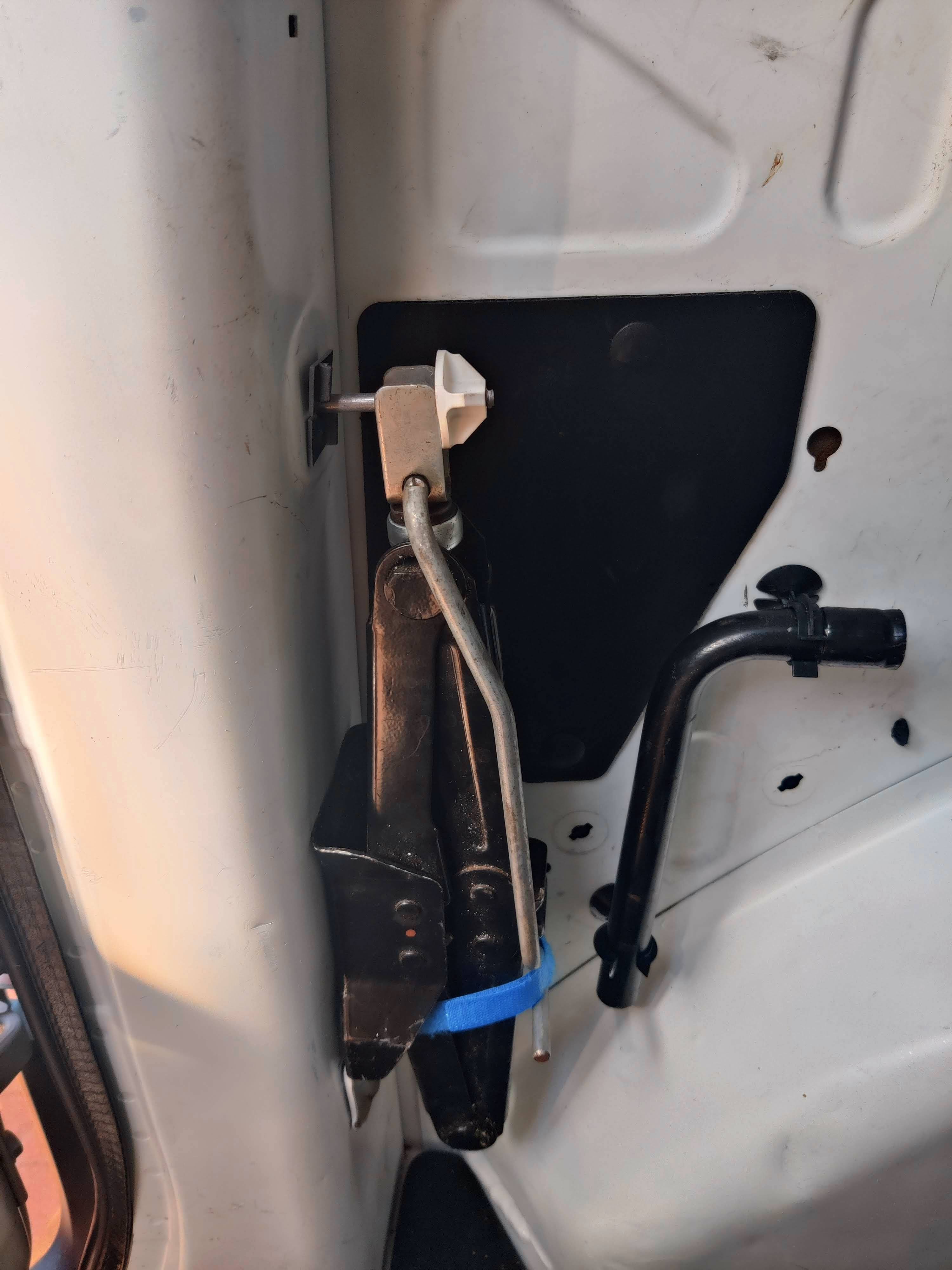 Jack retention system nut (Renault Dokker/Kangoo) by Hani Issa ...