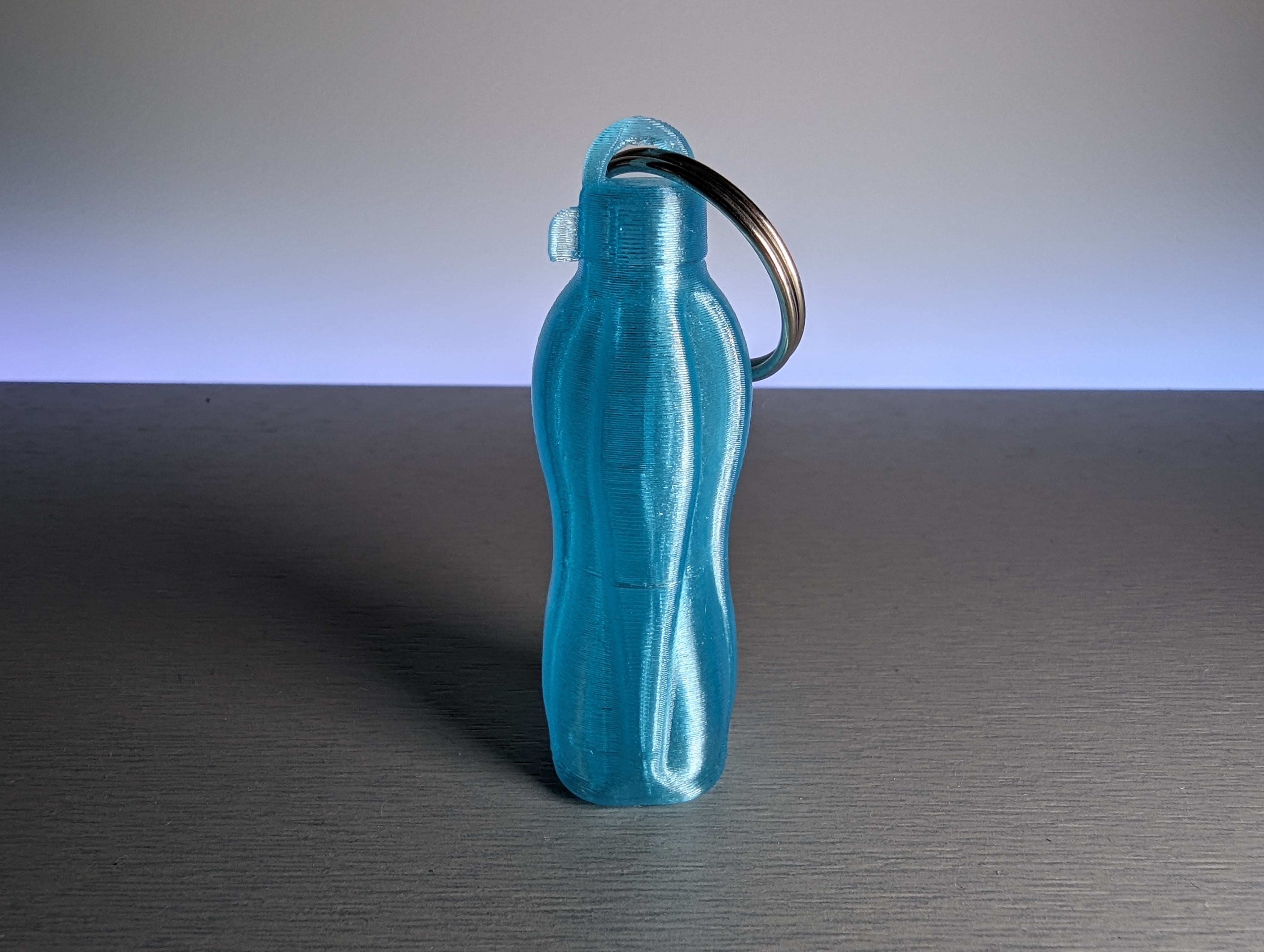 Tupperware Bottle (with Keychain version) von Celta | Kostenloses STL ...