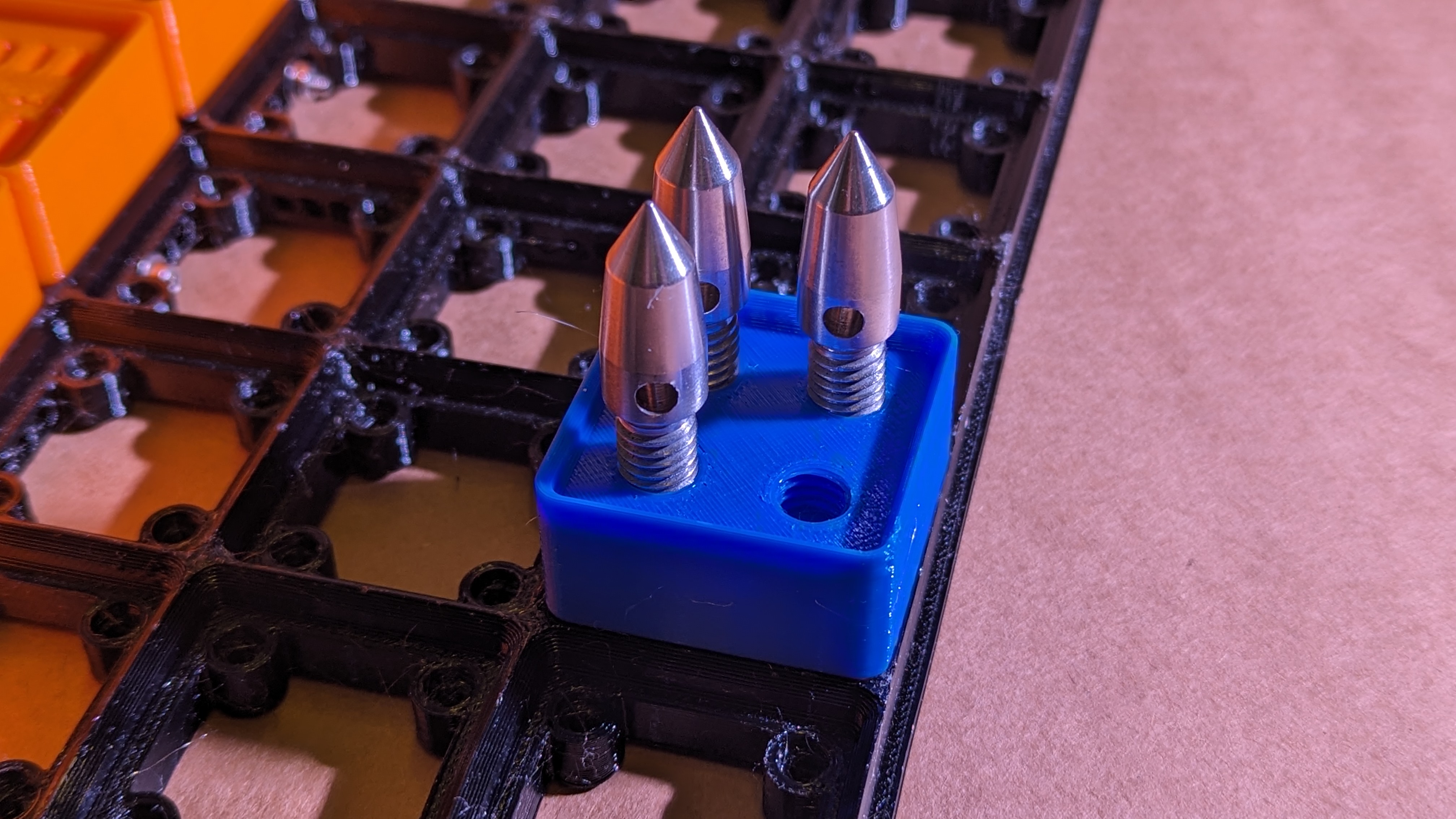 Gridfinity Tripod Spike Feet Holder by MadestCat | Download free STL ...