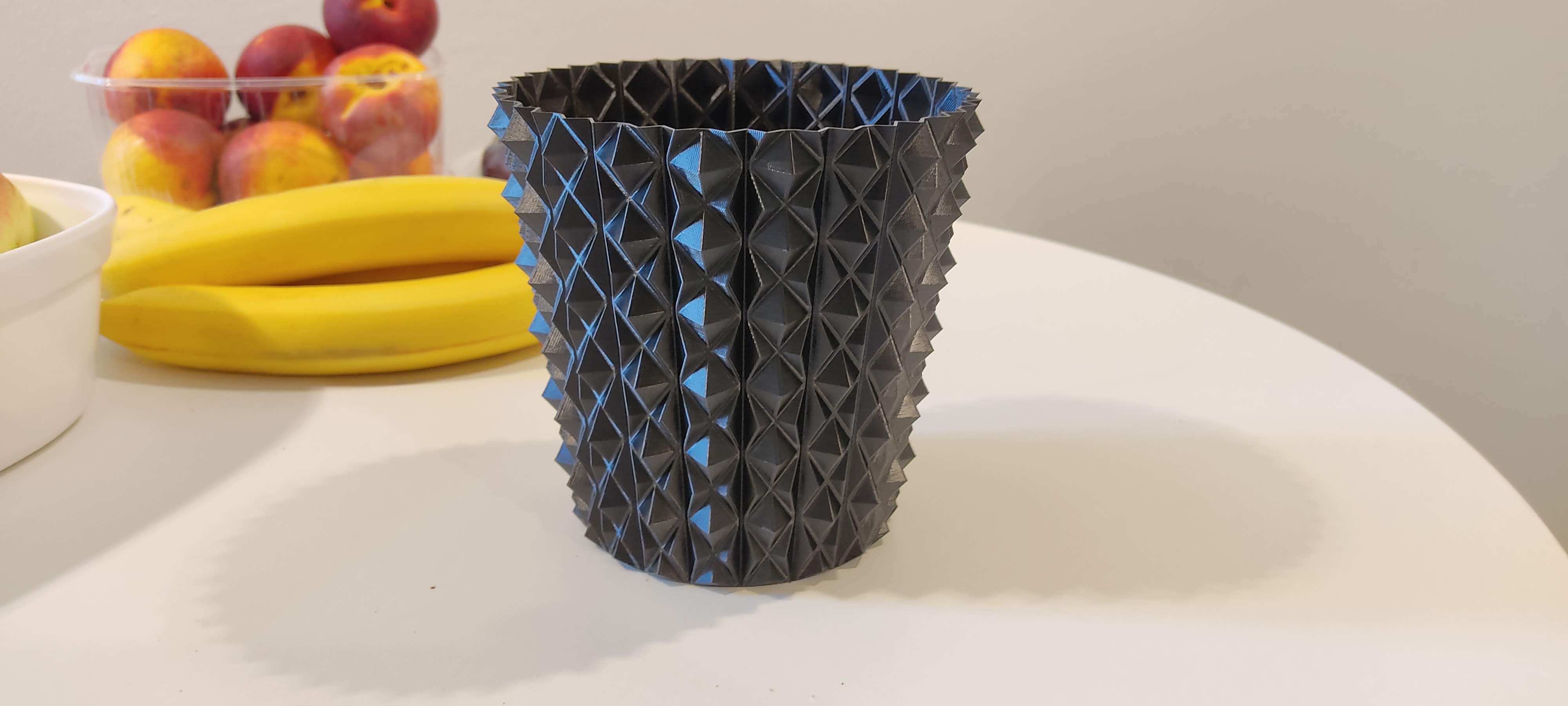 Flower pot / small trash bin by JG | Download free STL model ...