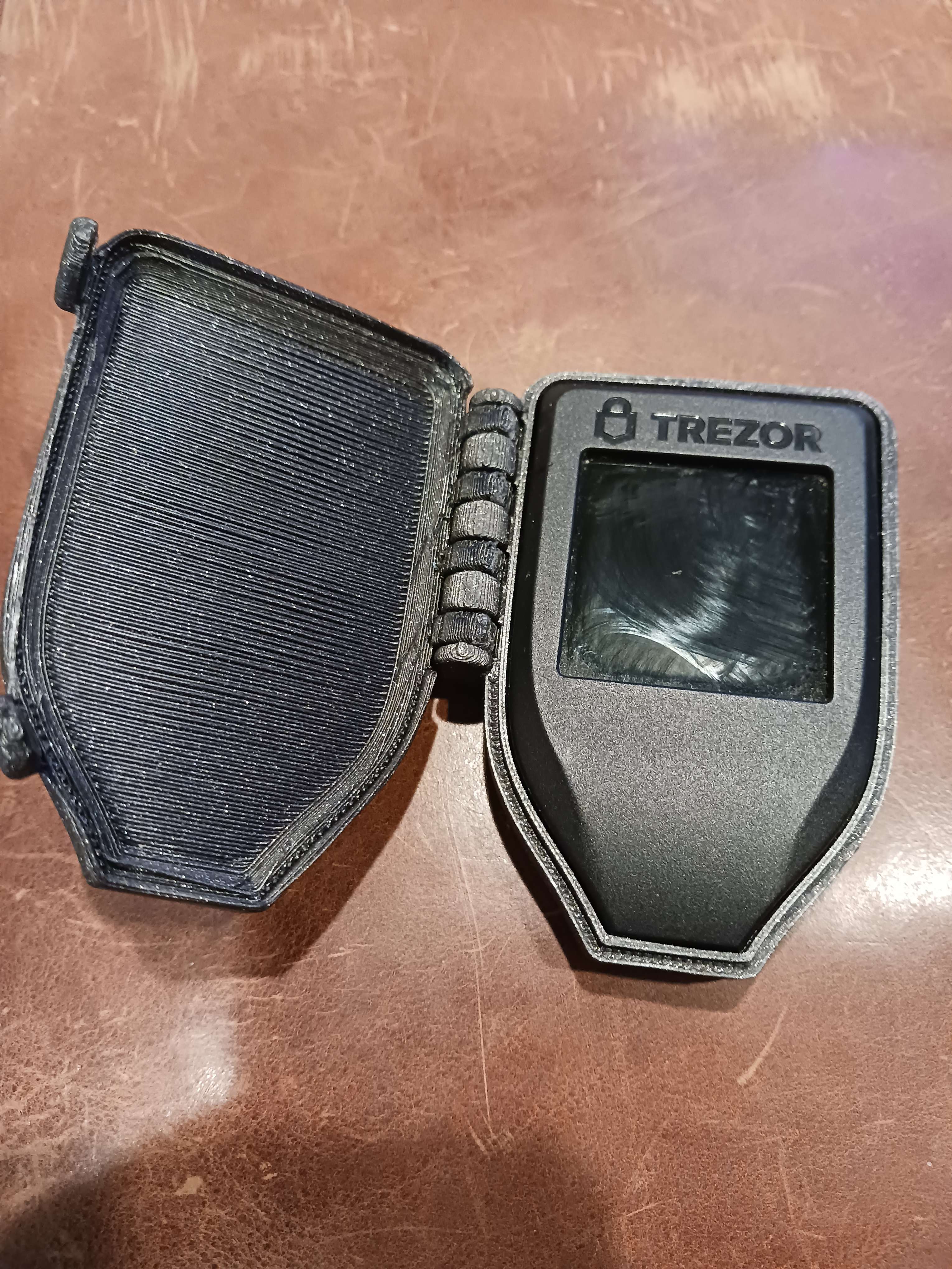 Trezor Model T protective case with magnet latch. by JopperFPV ...