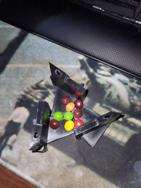 Opening Mobius Kaleidocycle Cube, for rings or what have you. by Jae ...