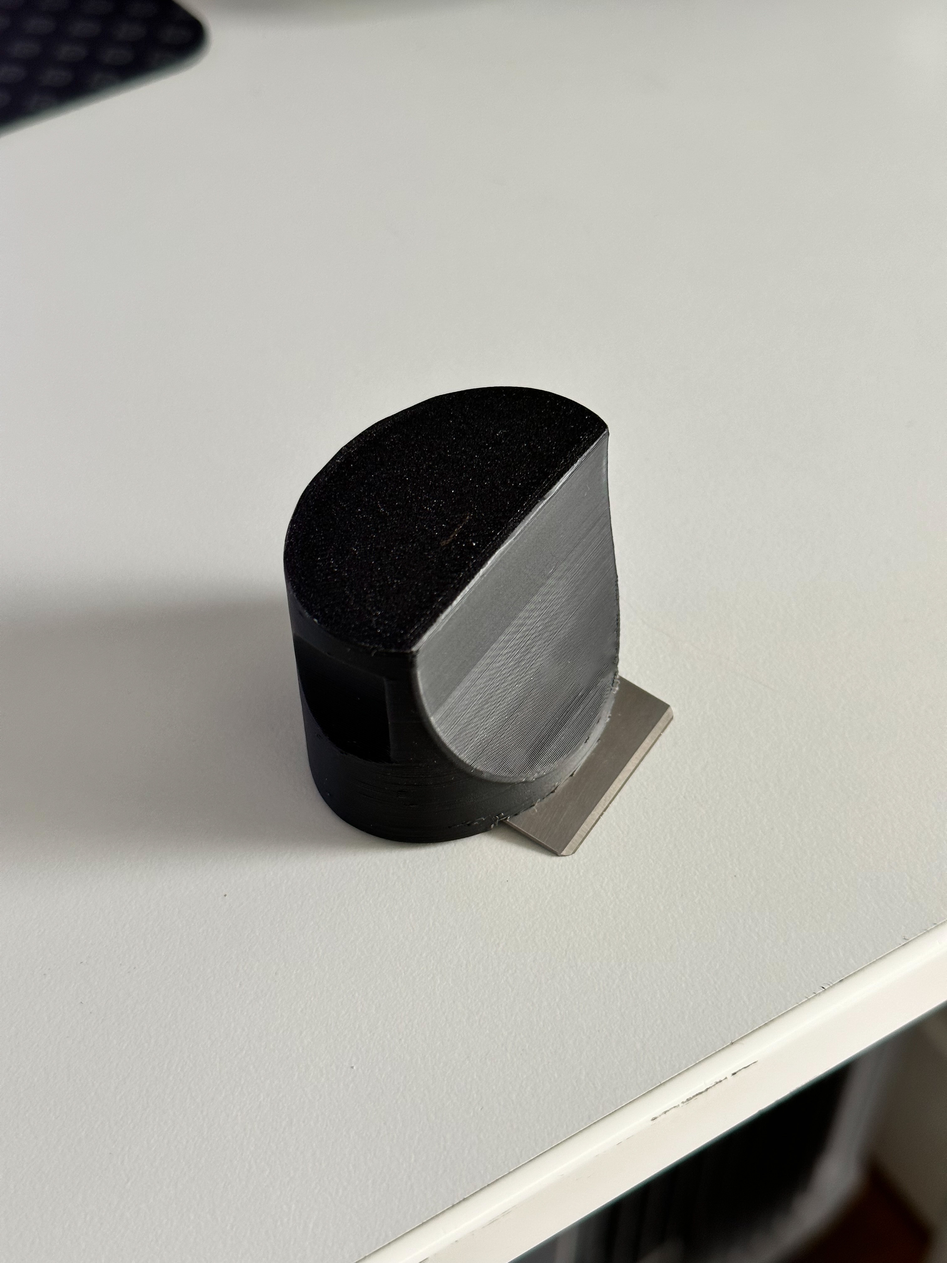 Bambu Lab Scraper Remix for 20x10mm magnet by Søren Hejnfelt | Download ...
