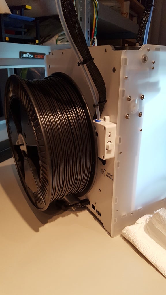 Spool holder for 2kg reel by Betawolf | Download free STL model ...