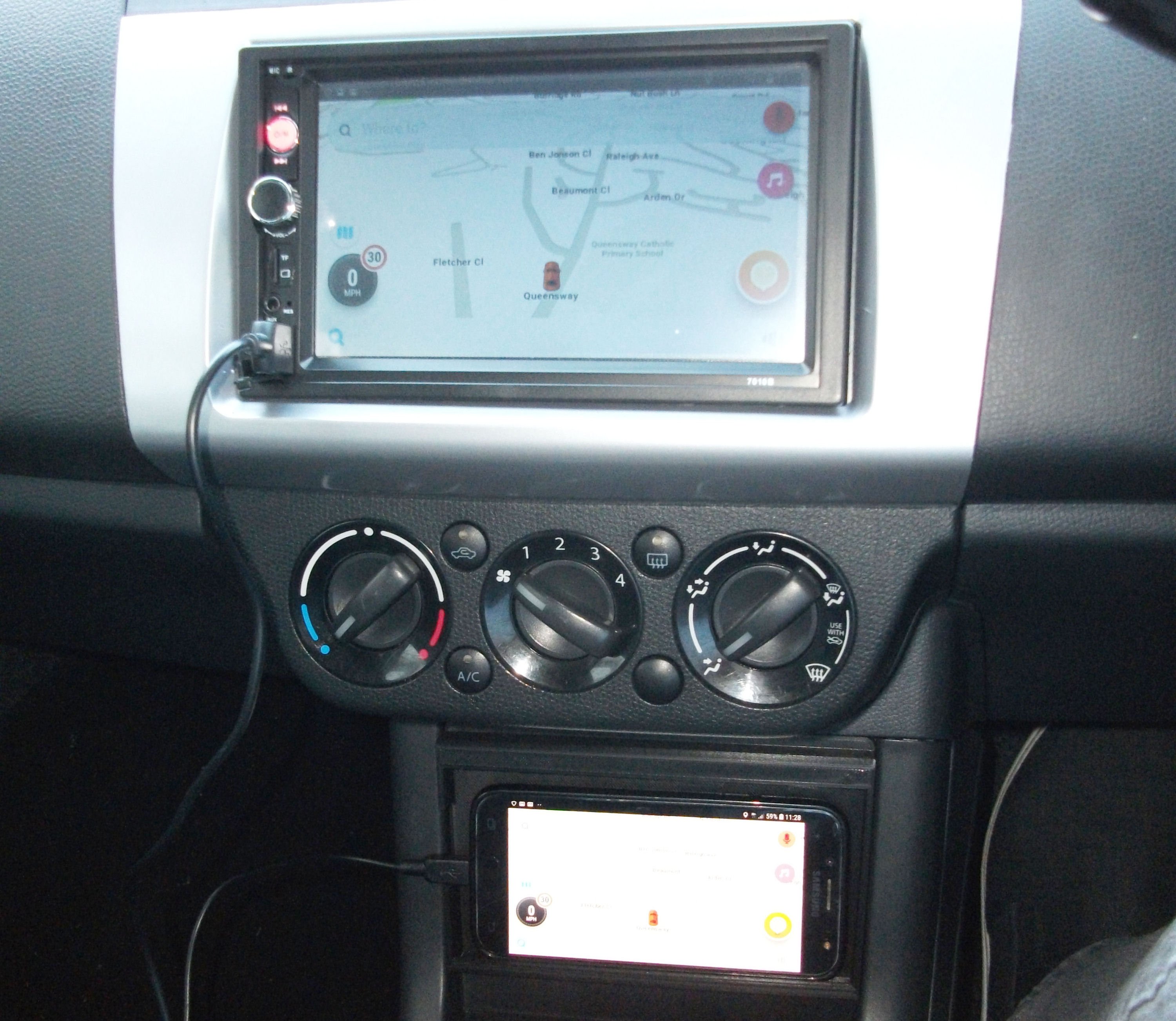Suzuki Swift (2009) Console Phone Holder by Cargy | Download free STL ...