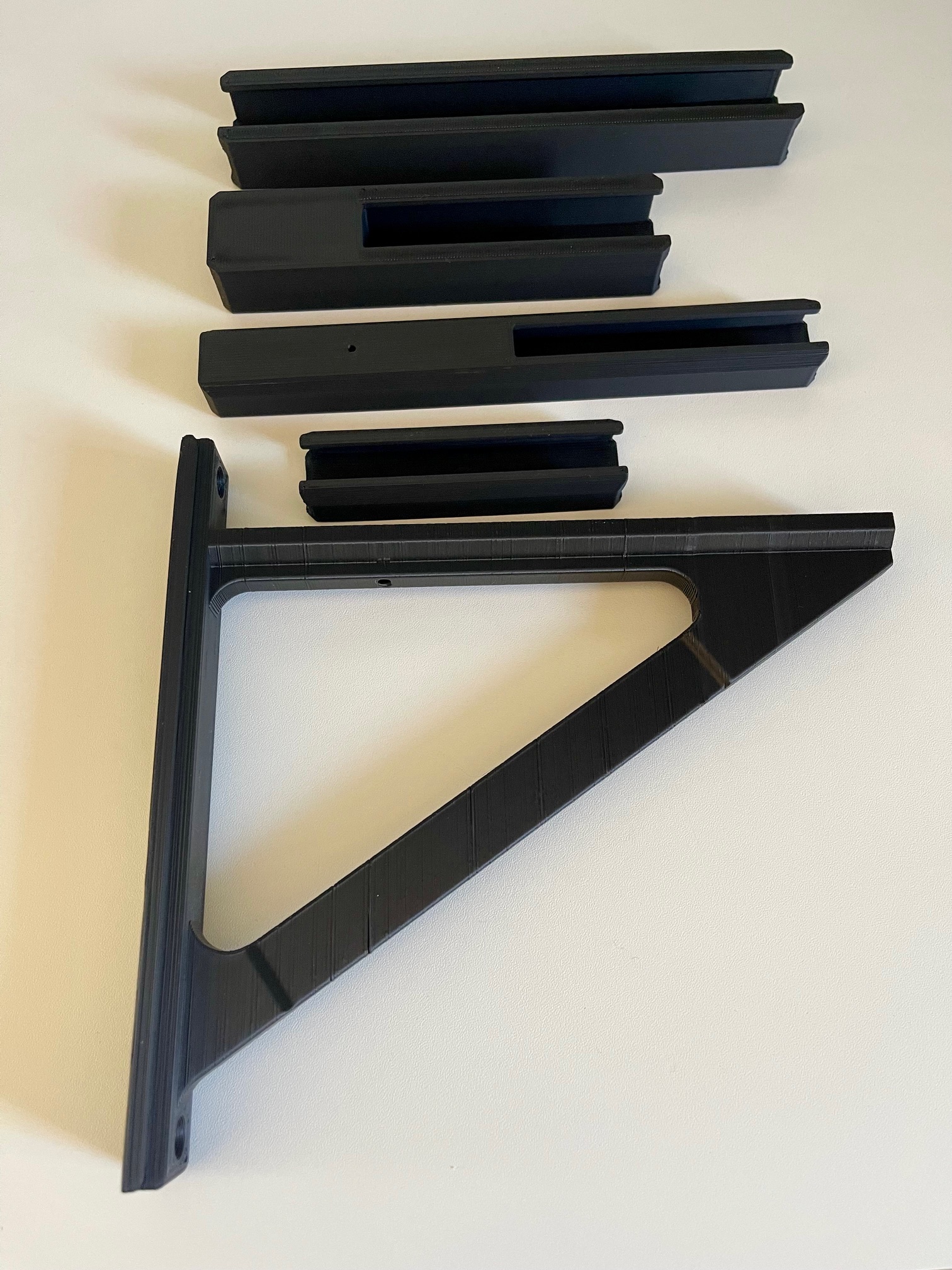 Expandable shelf bracket by vmLOGIC | Download free STL model ...