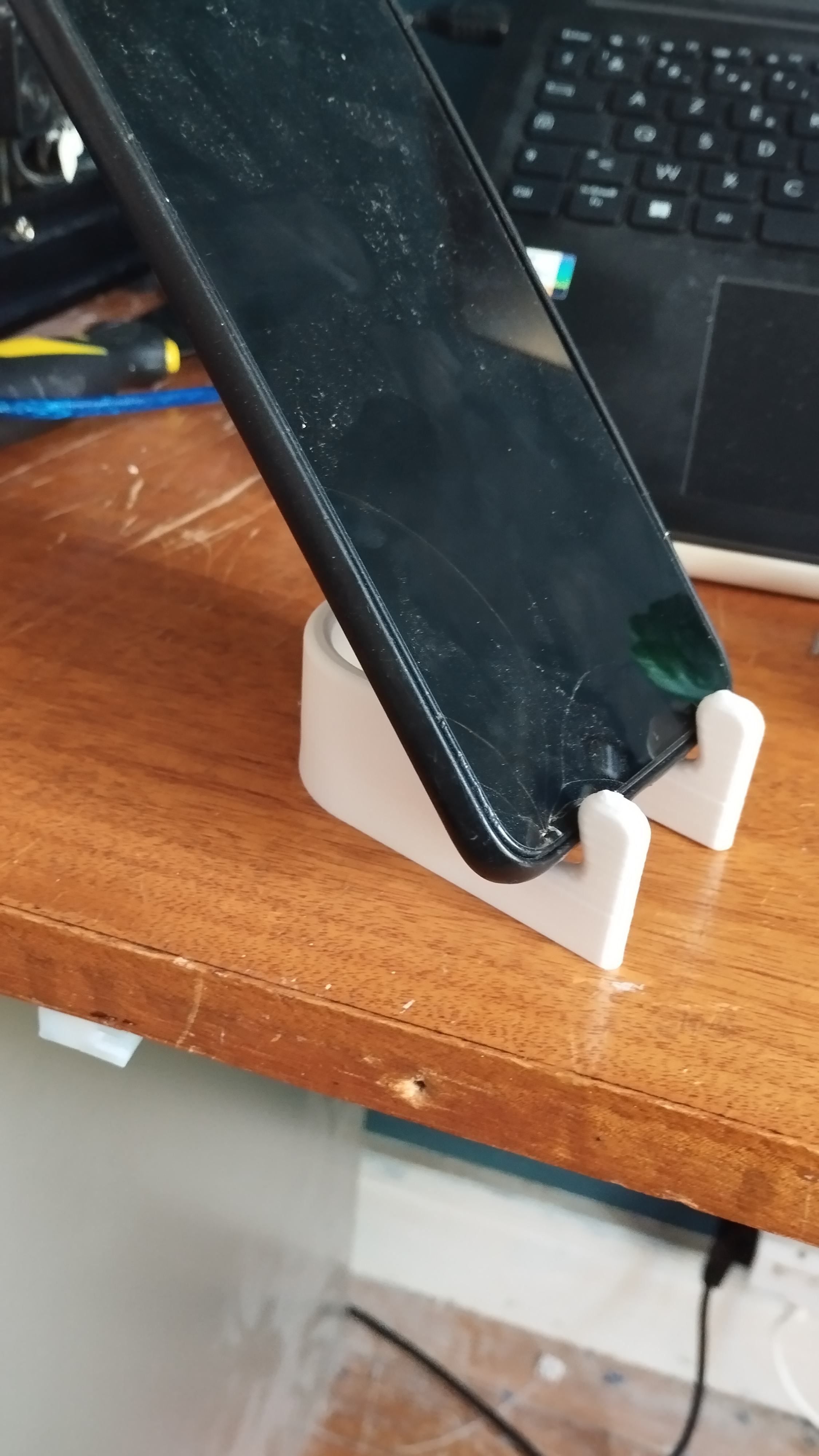 Phone holder by Gas.2lag | Download free STL model | Printables.com