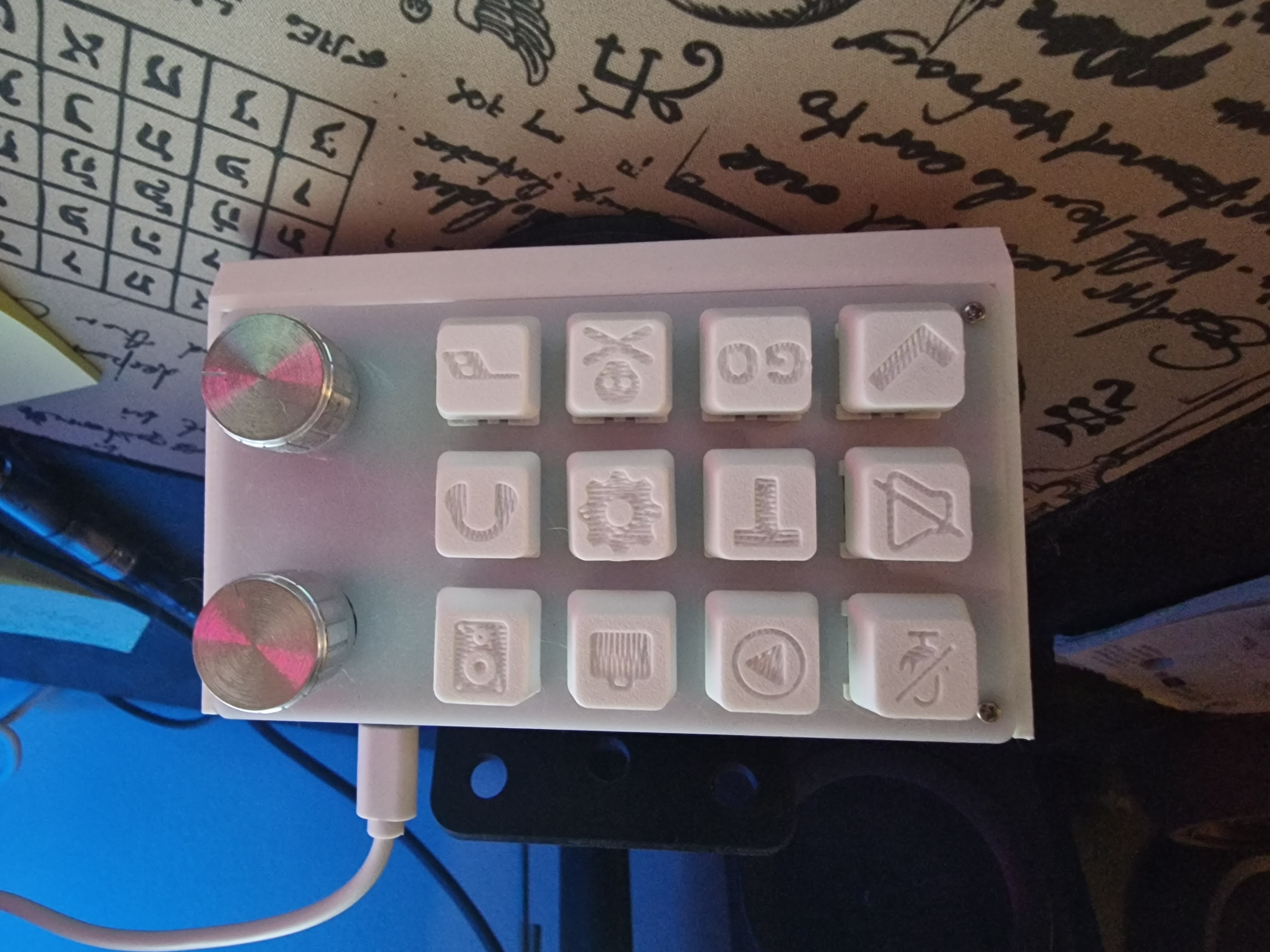 Macro Keyboard Key Caps by Scrumpel | Download free STL model ...