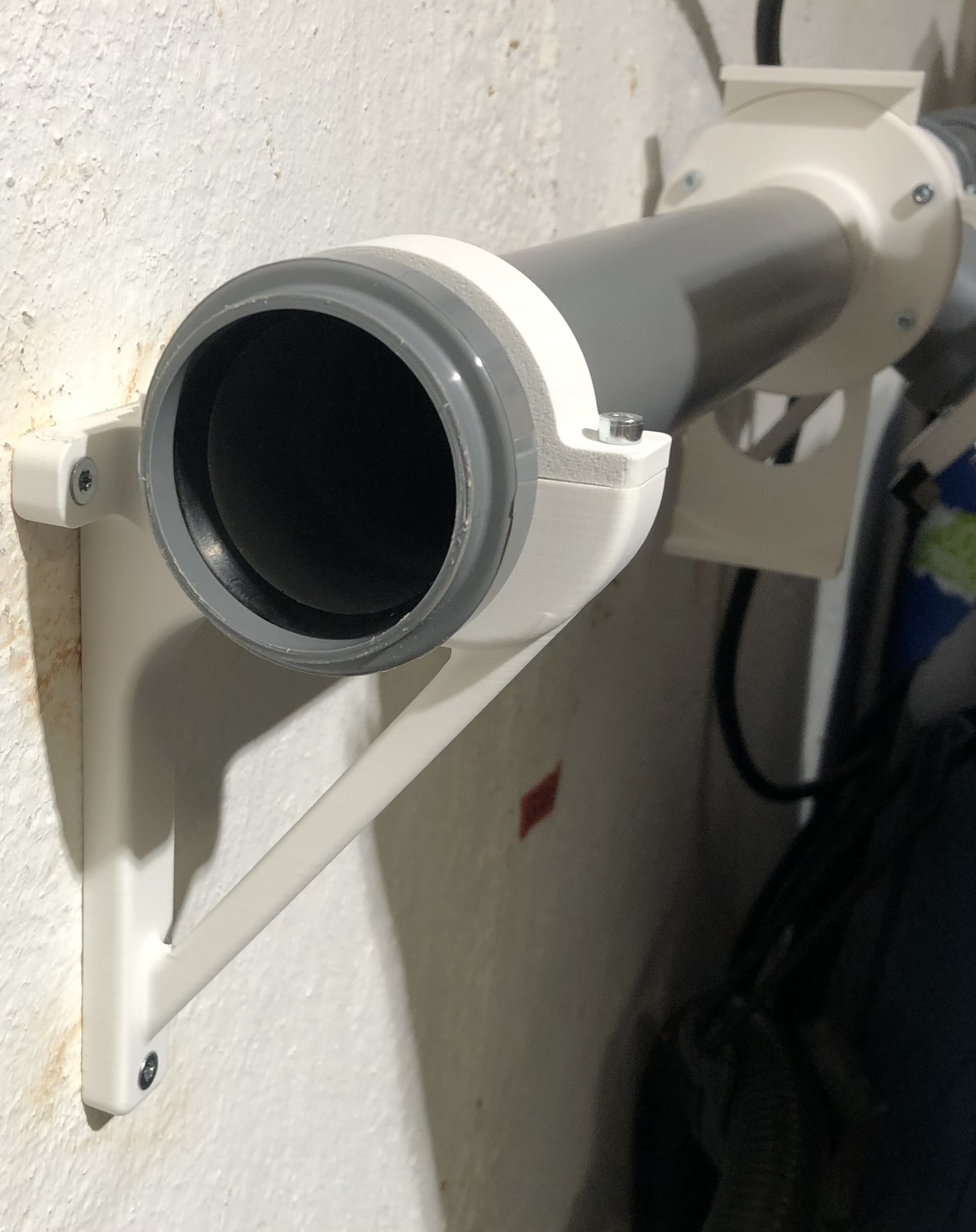 Wall mount for HT DN50 pipe by jocin | Download free STL model ...