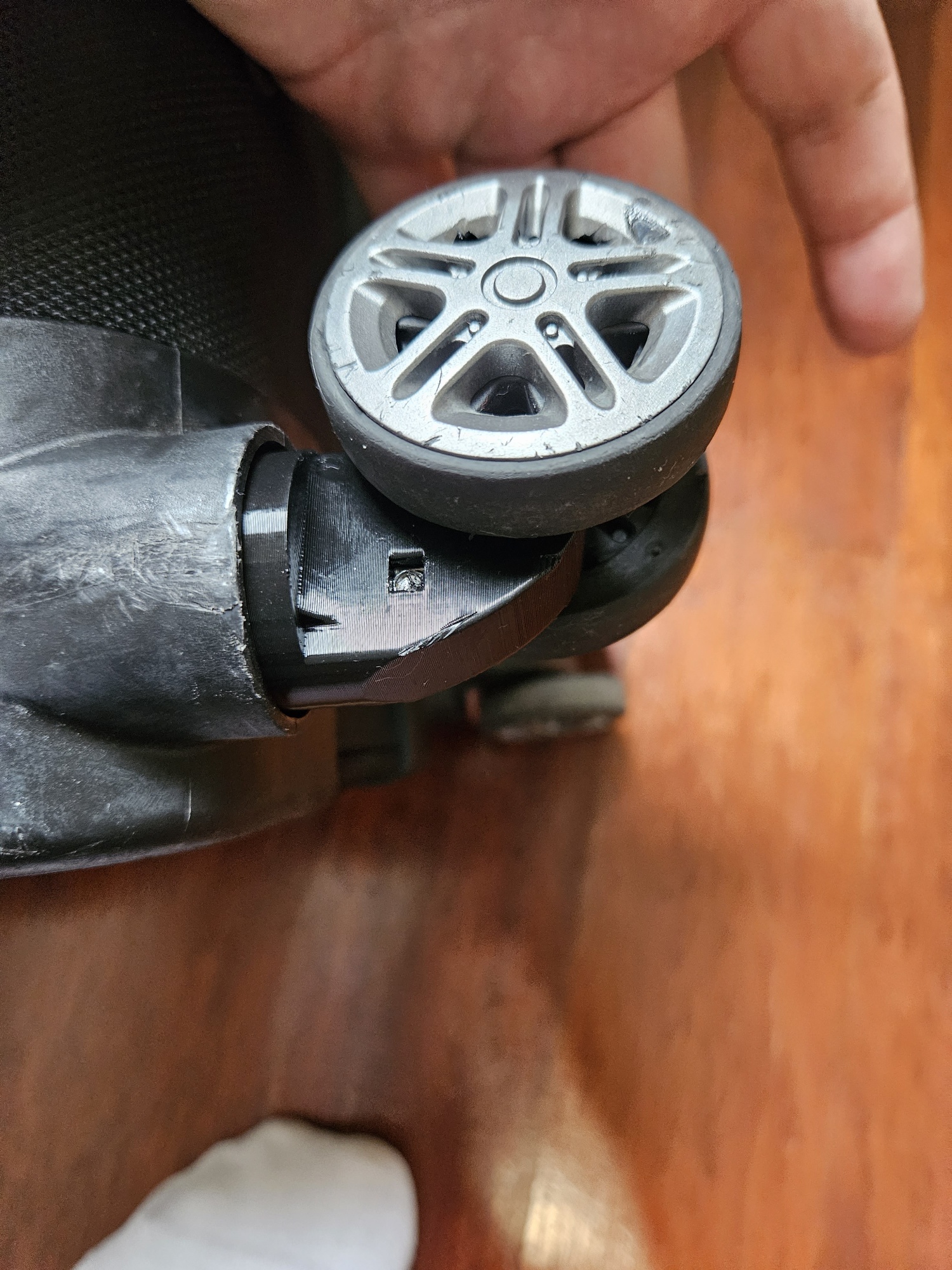 Suitcase Wheel Repair Kit by Serkan ASAR | Download free STL model ...