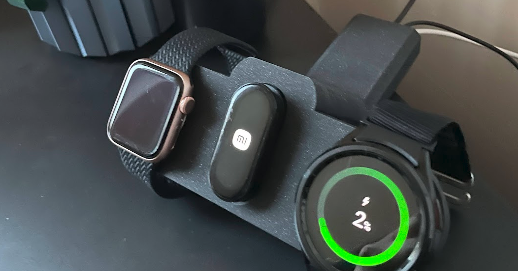 Multiple watch stand, Apple Galaxy and Xiaomi by Joost | Download free ...