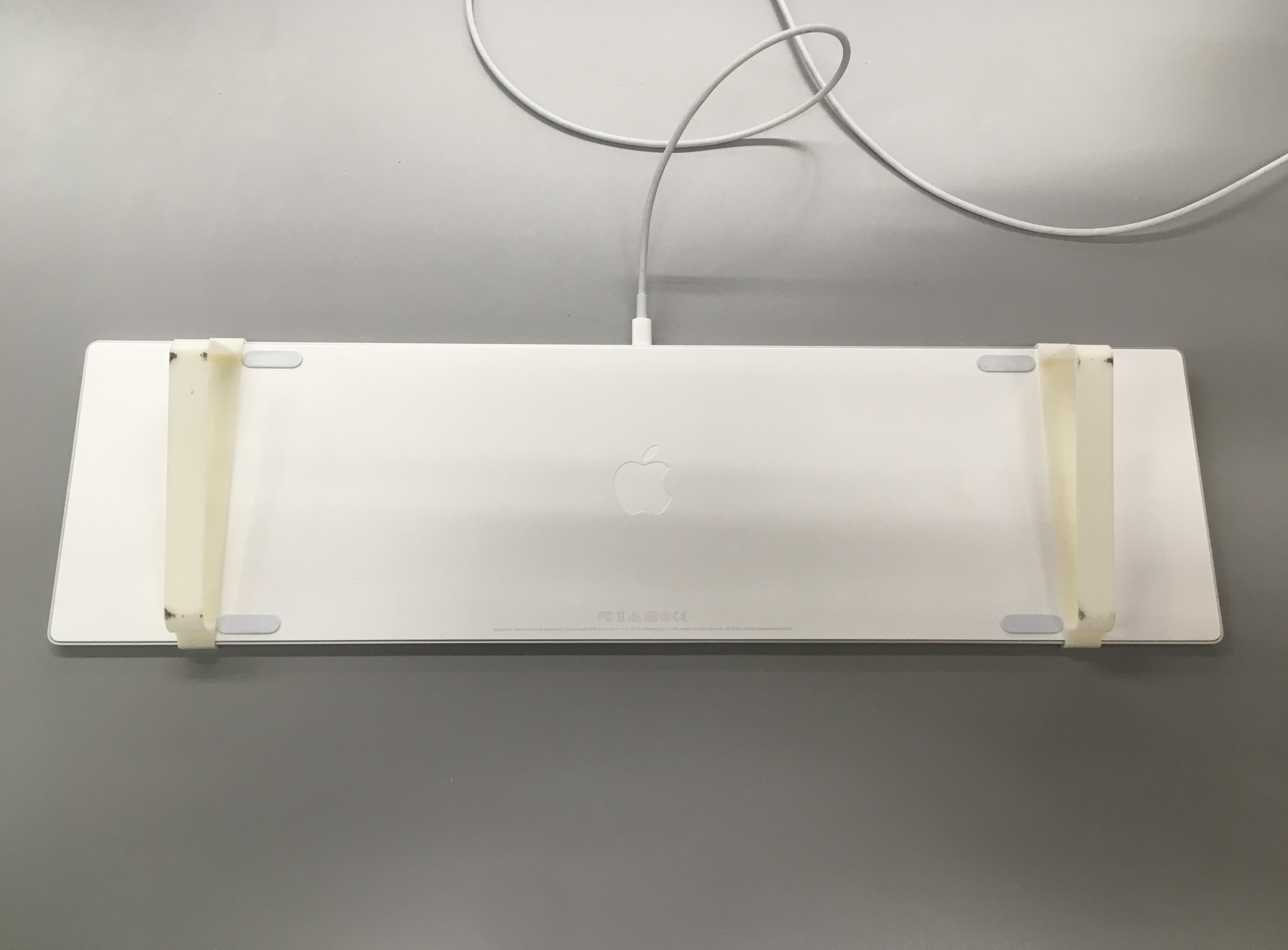 Invisible / Floating Stand for Apple Magic Keyboard by NUKDDD ...