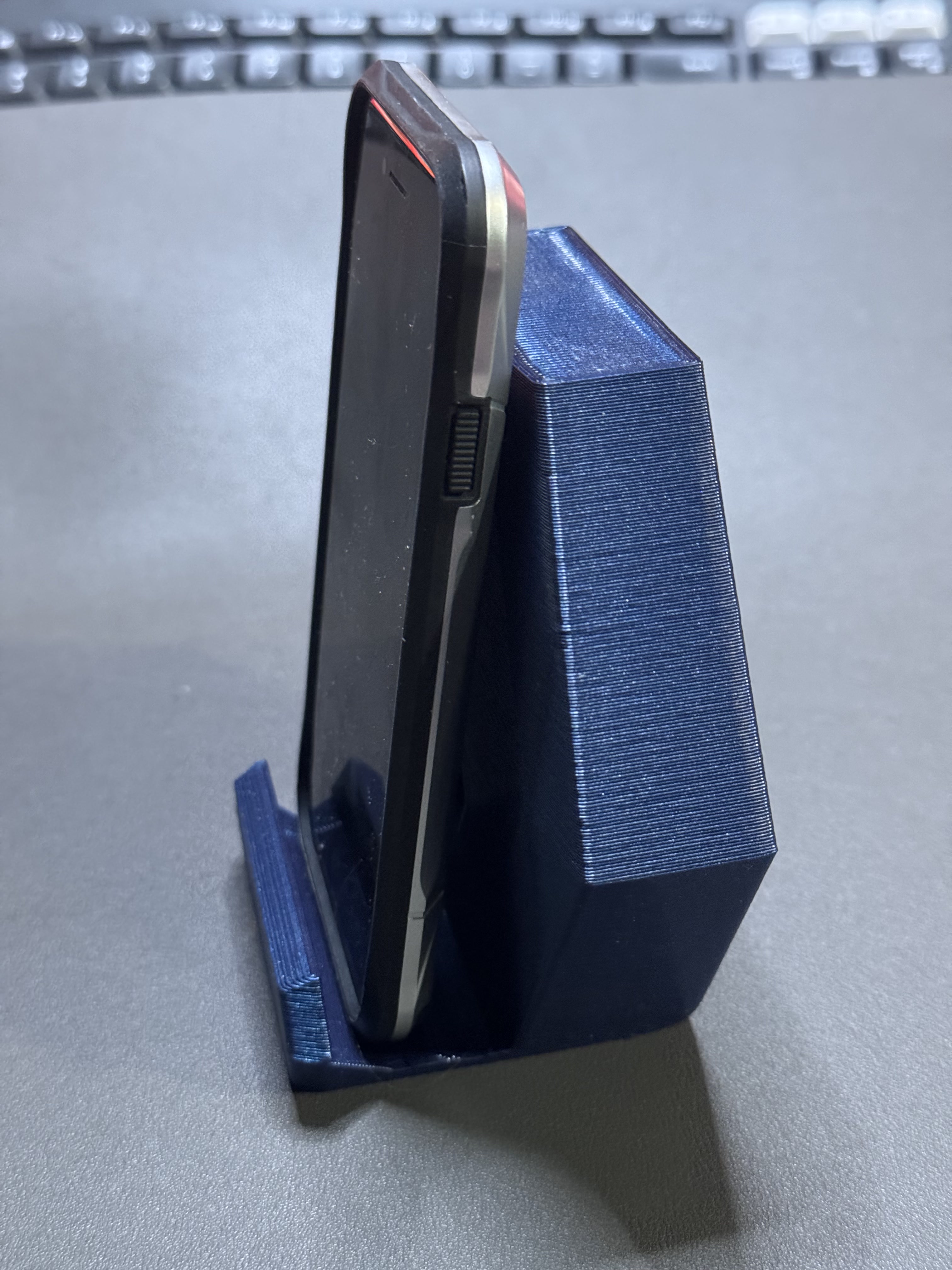 Phone Holder for Cooler Master QUBE 500 by Bullware | Download free STL ...