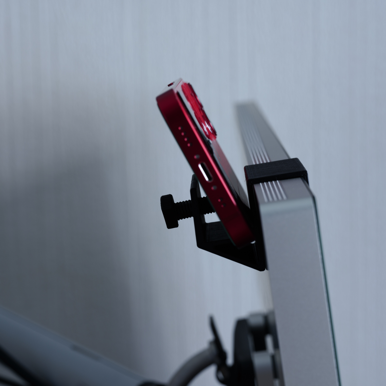 iPhone Mount and Display Camera Cover for Apple Studio Display by ...