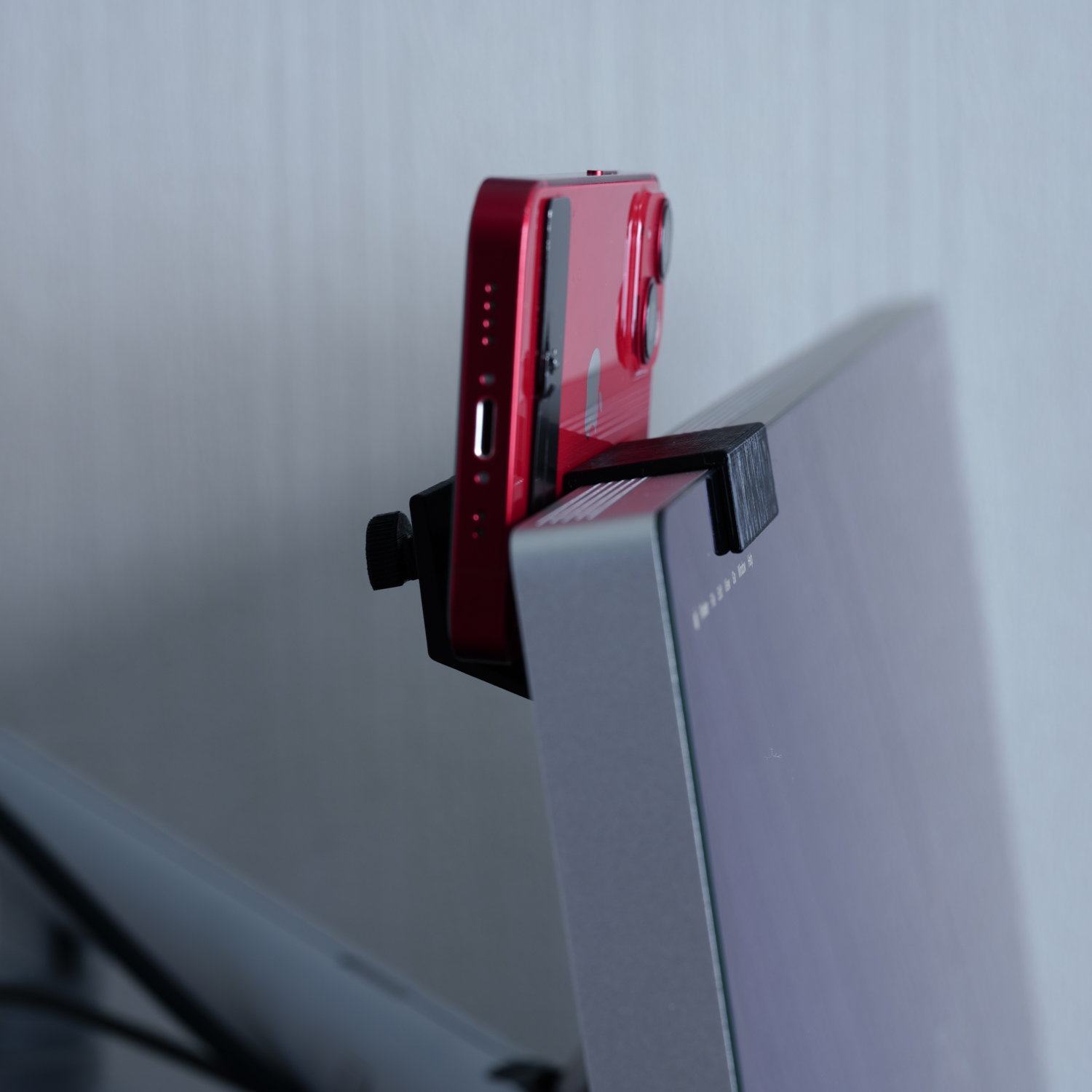 iPhone Mount and Display Camera Cover for Apple Studio Display by ...