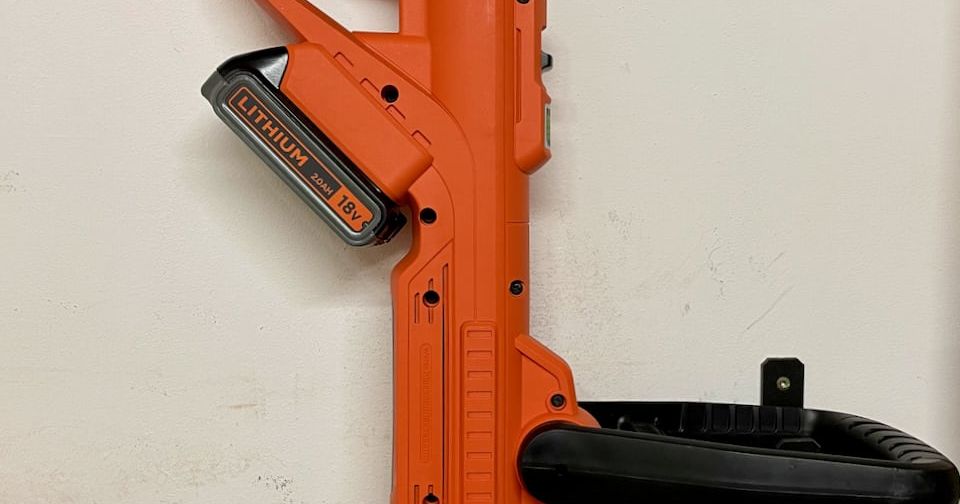 Wall hook for Black + Decker trimmer by stegi | Download free STL model ...