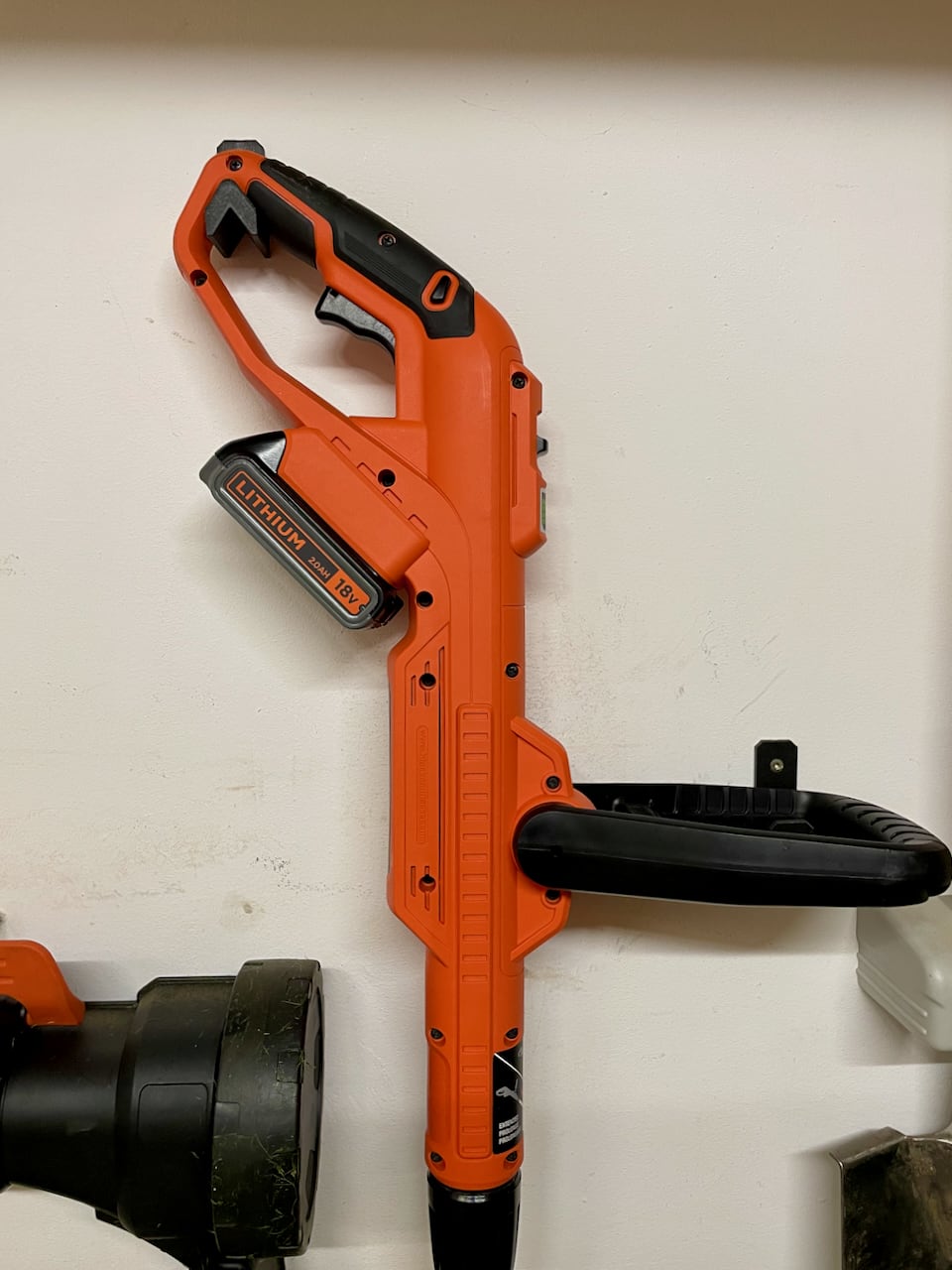 Wall hook for Black + Decker trimmer by stegi | Download free STL model ...