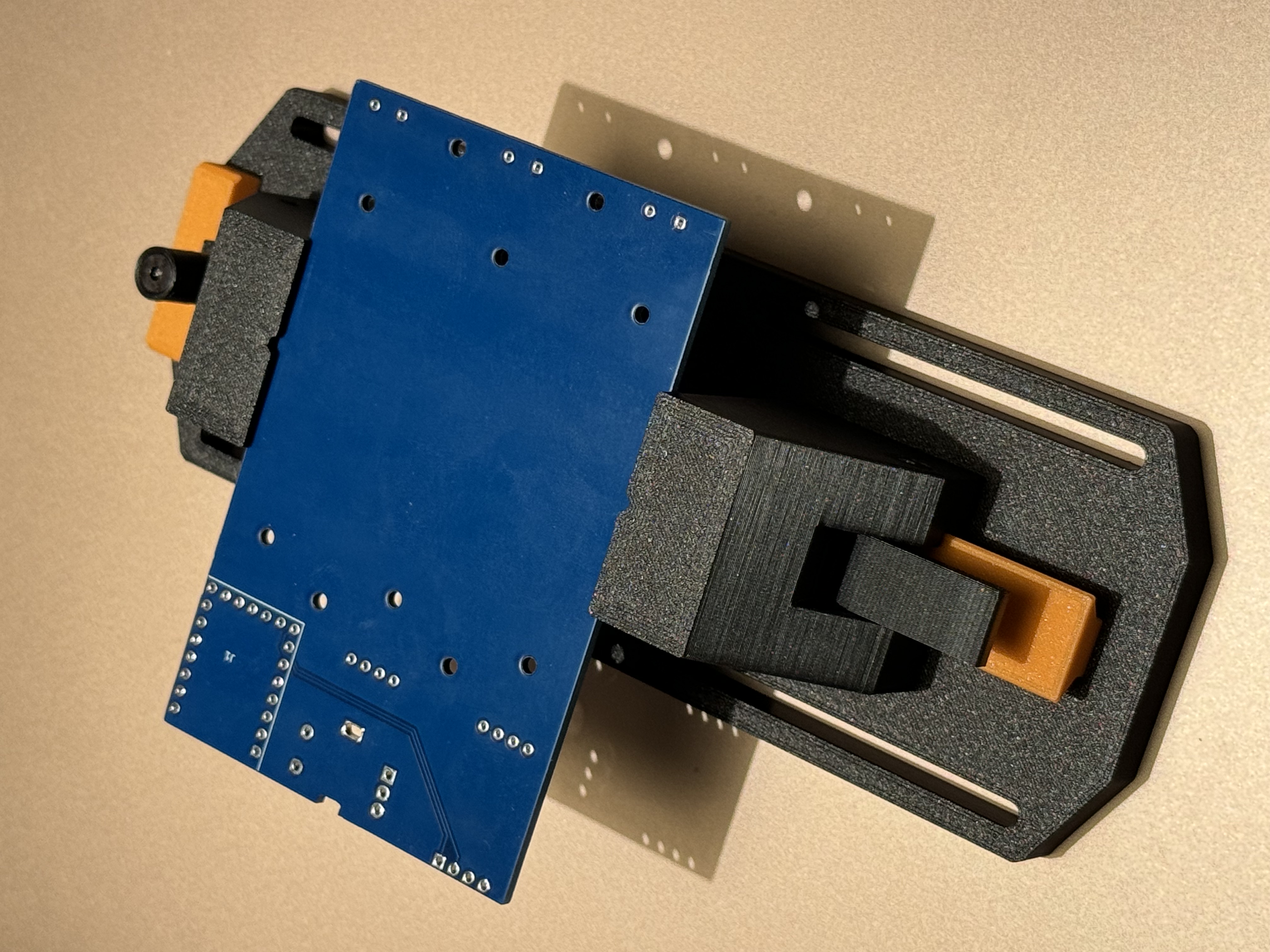 Sprung PCB Vice by Mountainstorm | Download free STL model | Printables.com
