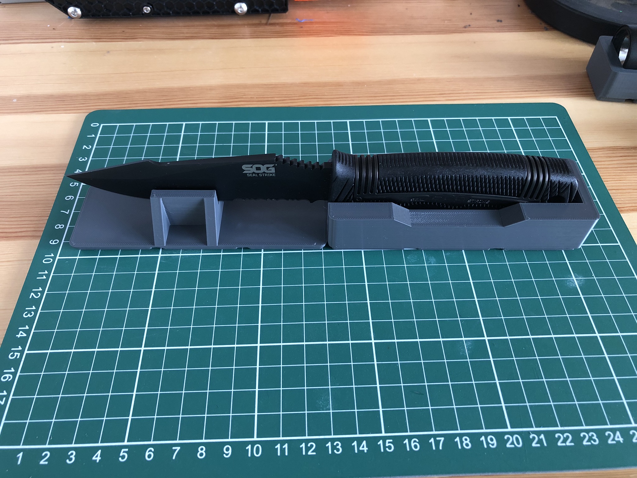 Gridfinity SOG Knife Holder by B3rT | Download free STL model ...