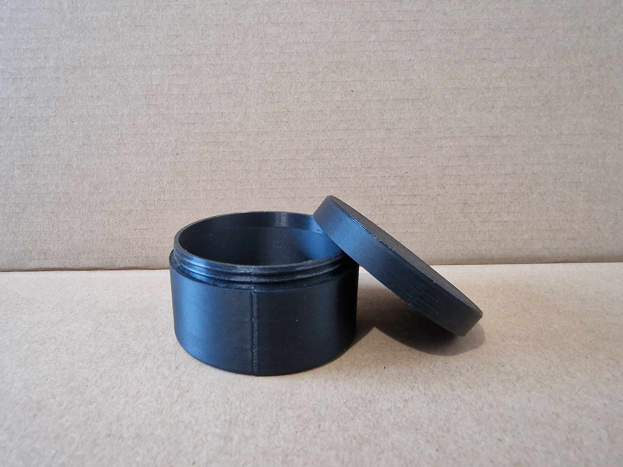 Round closable box par François Michael | Téléchargez gratuitement un ...