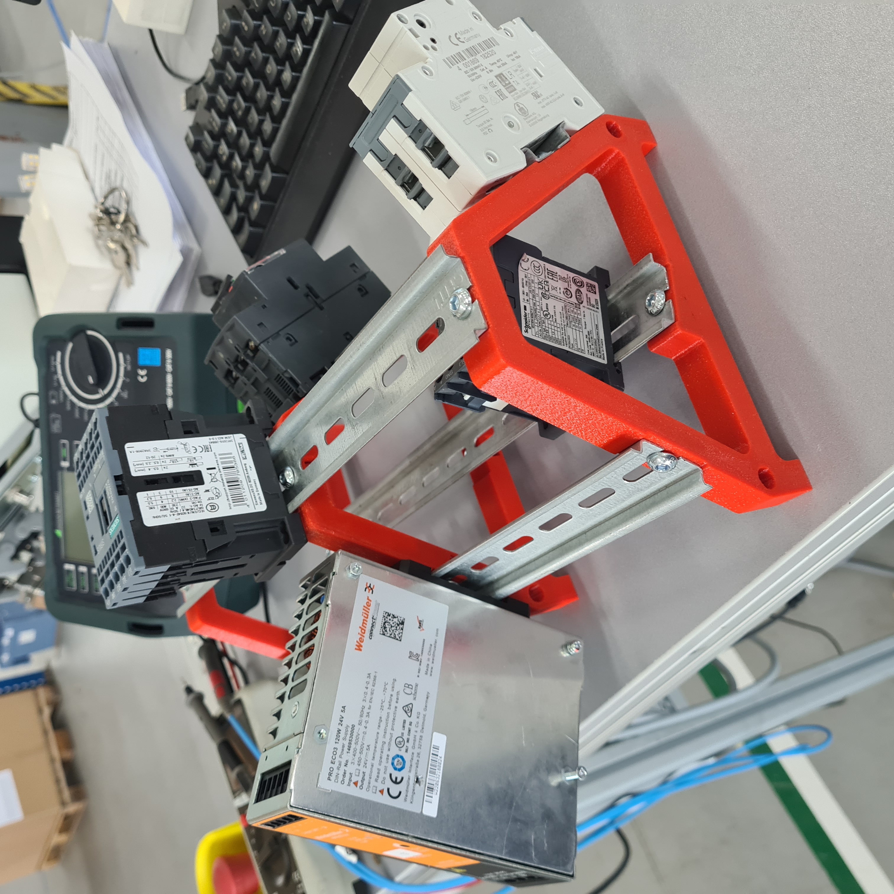 DIN rail test rack ( bottom rail 20 degrees ) por Alenba90 | Descargar ...