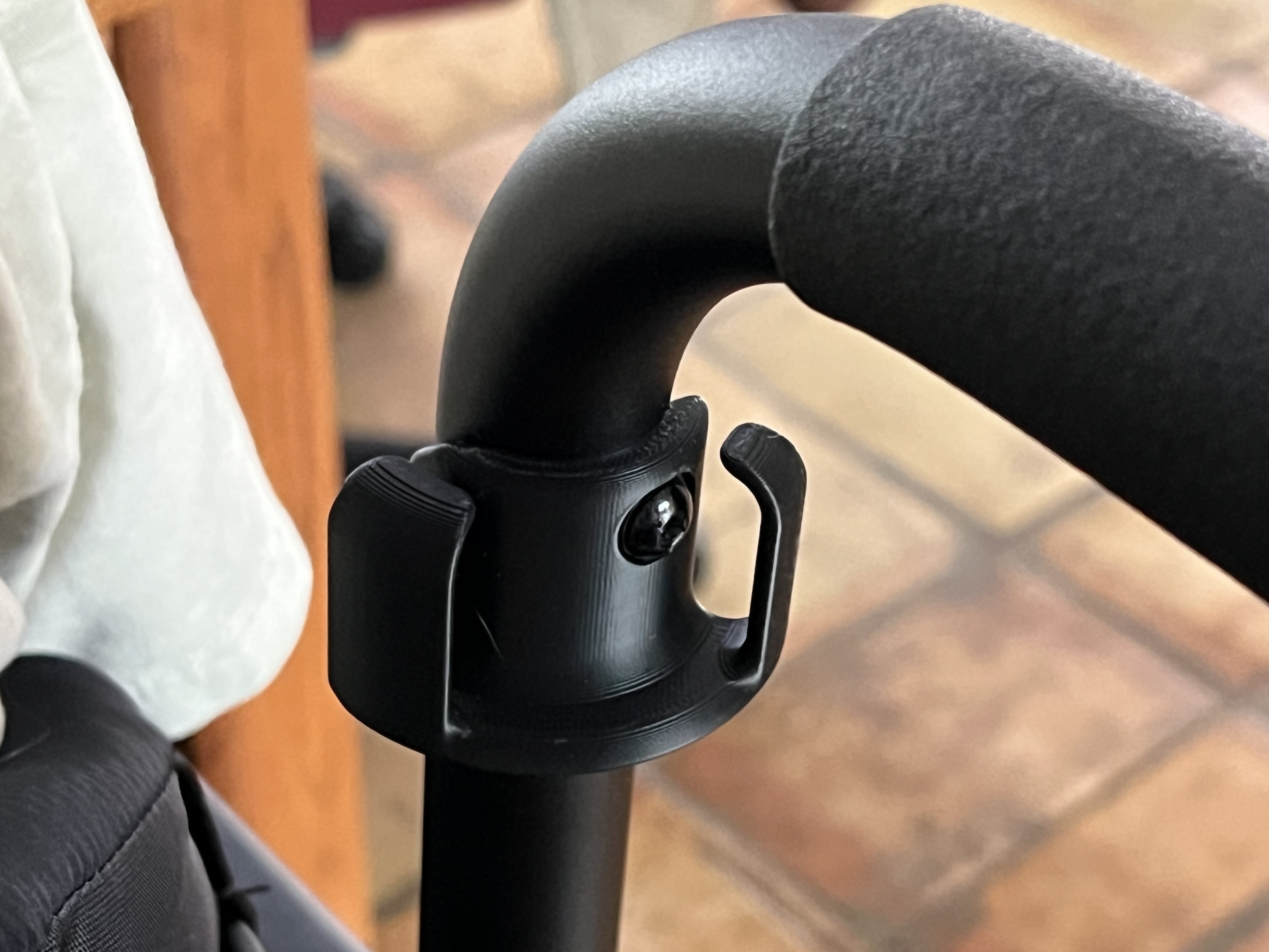 Wheelchair Hook for Storage Bag or Pouch by dteng | Download free STL ...