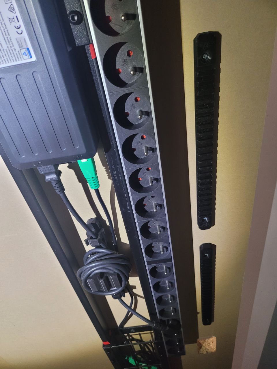 RIS Under Desk Adapter + Cable Organizers + Phone / Keyboard ...