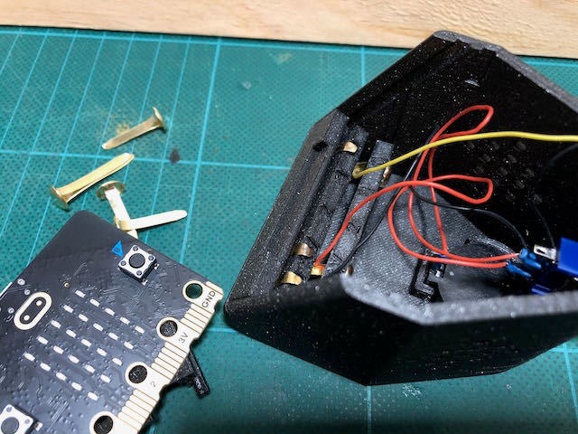 (almost) solderless, reusable micro:bit timer by Adamow | Download free ...