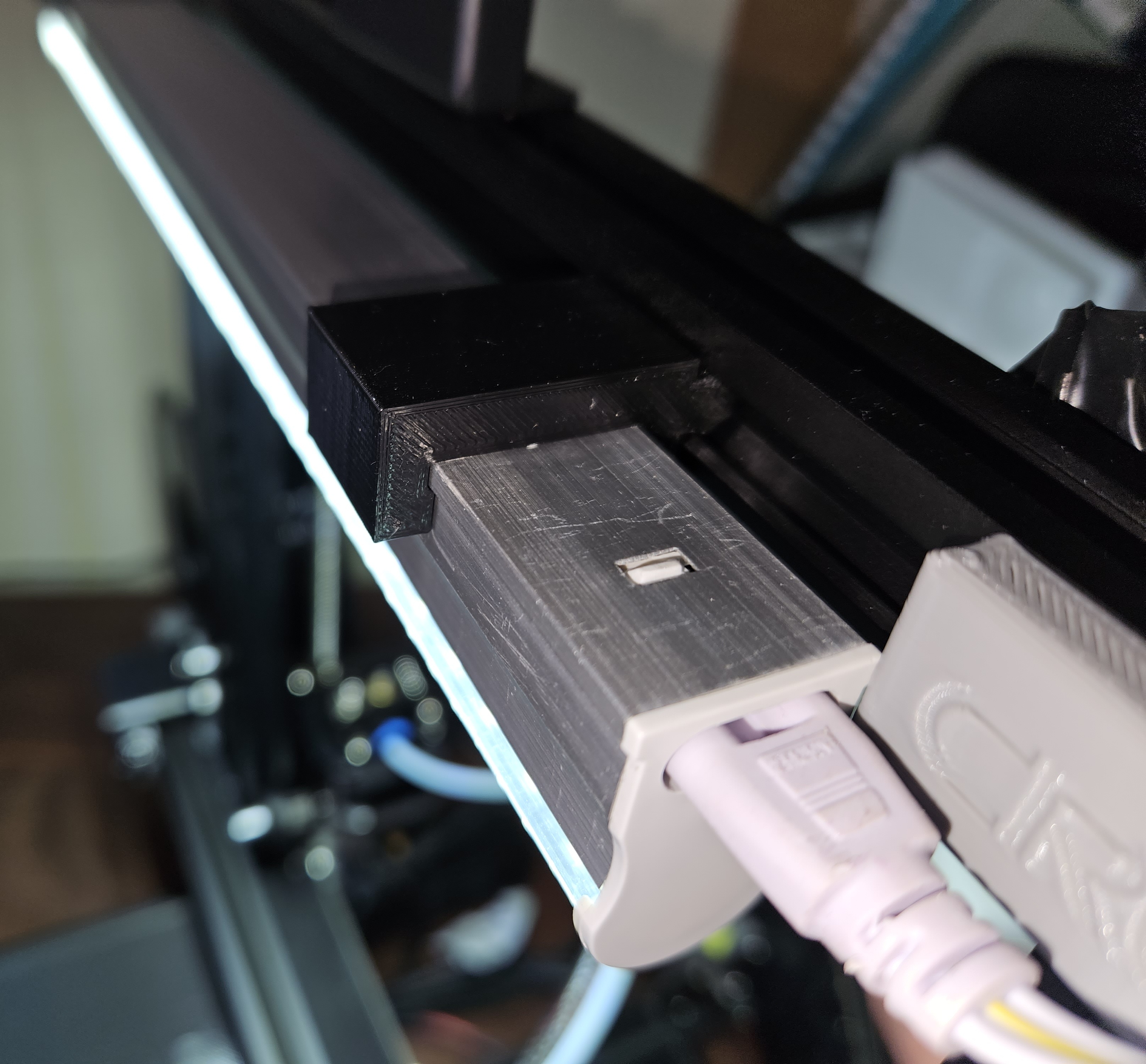 LED Bracket for extrusion mounting by PieterV3D | Download free STL ...