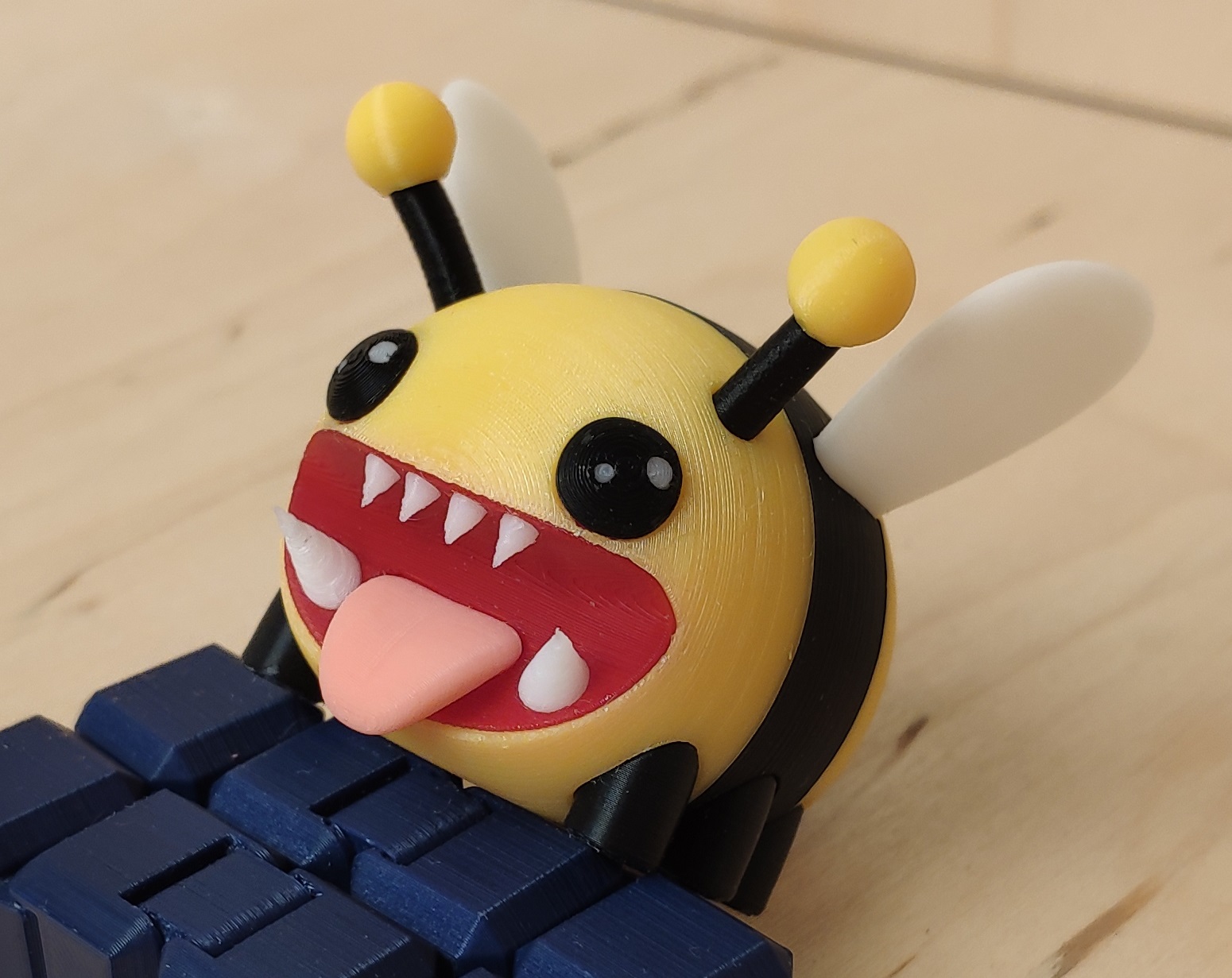 Thicc bee split version by Johney | Download free STL model ...