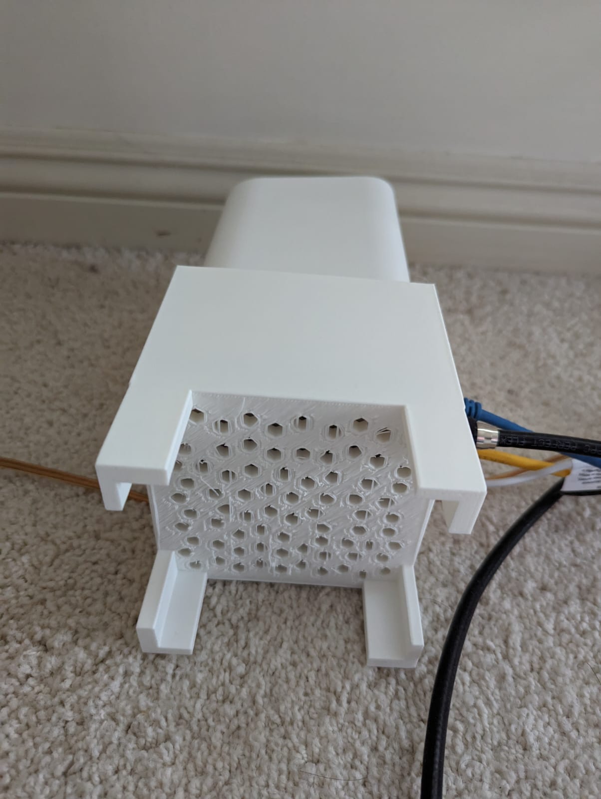 Wi-Fi Modem Stand (TG4482) by Rayd | Download free STL model ...