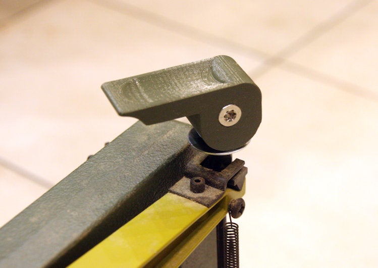 Eccentric quick-release fastener for scroll saw DS460 by mageb ...