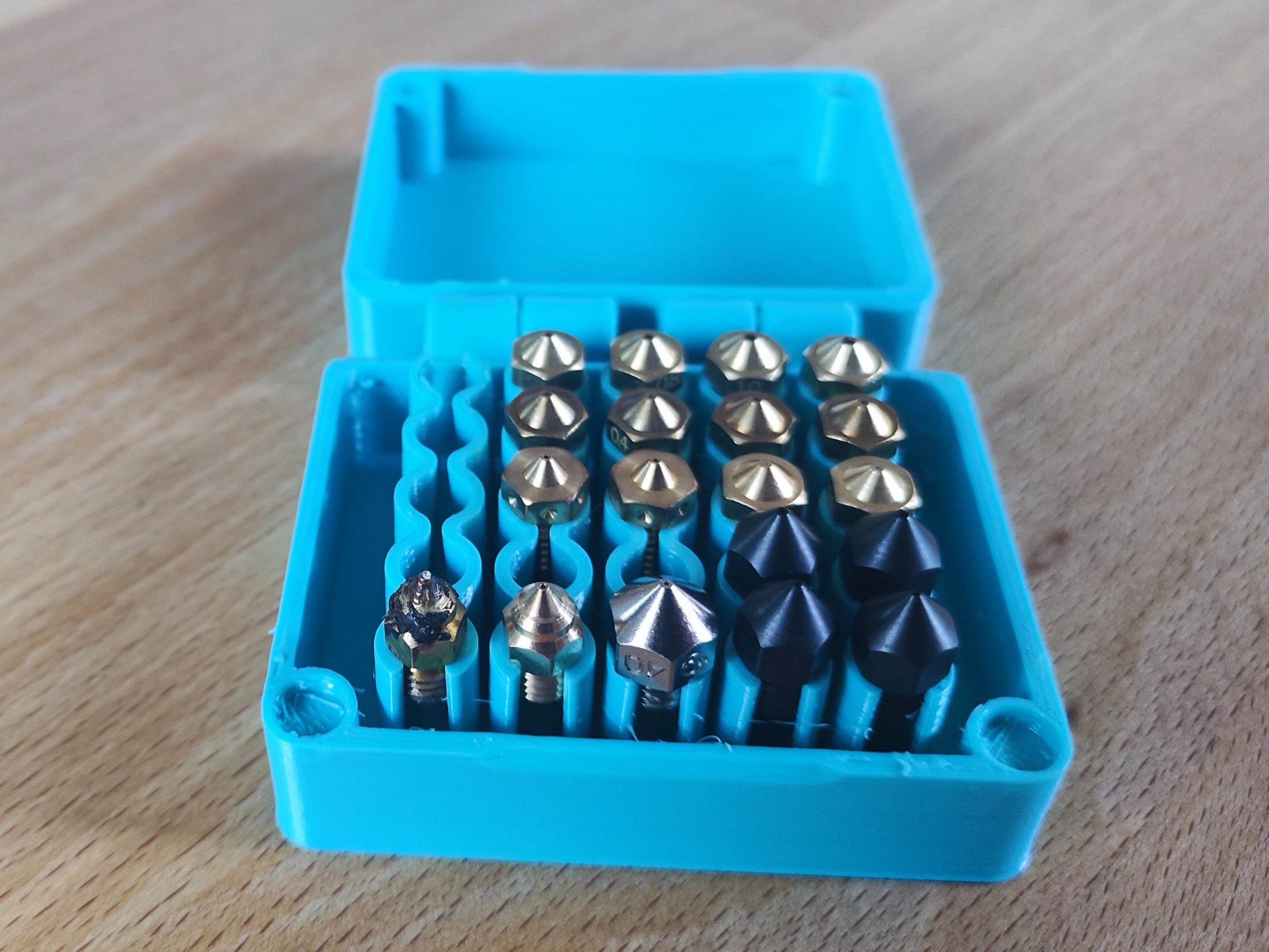 Plain Nozzle Box (print-in-place, for 45 MK8/V6/Volcano Nozzles) by ...