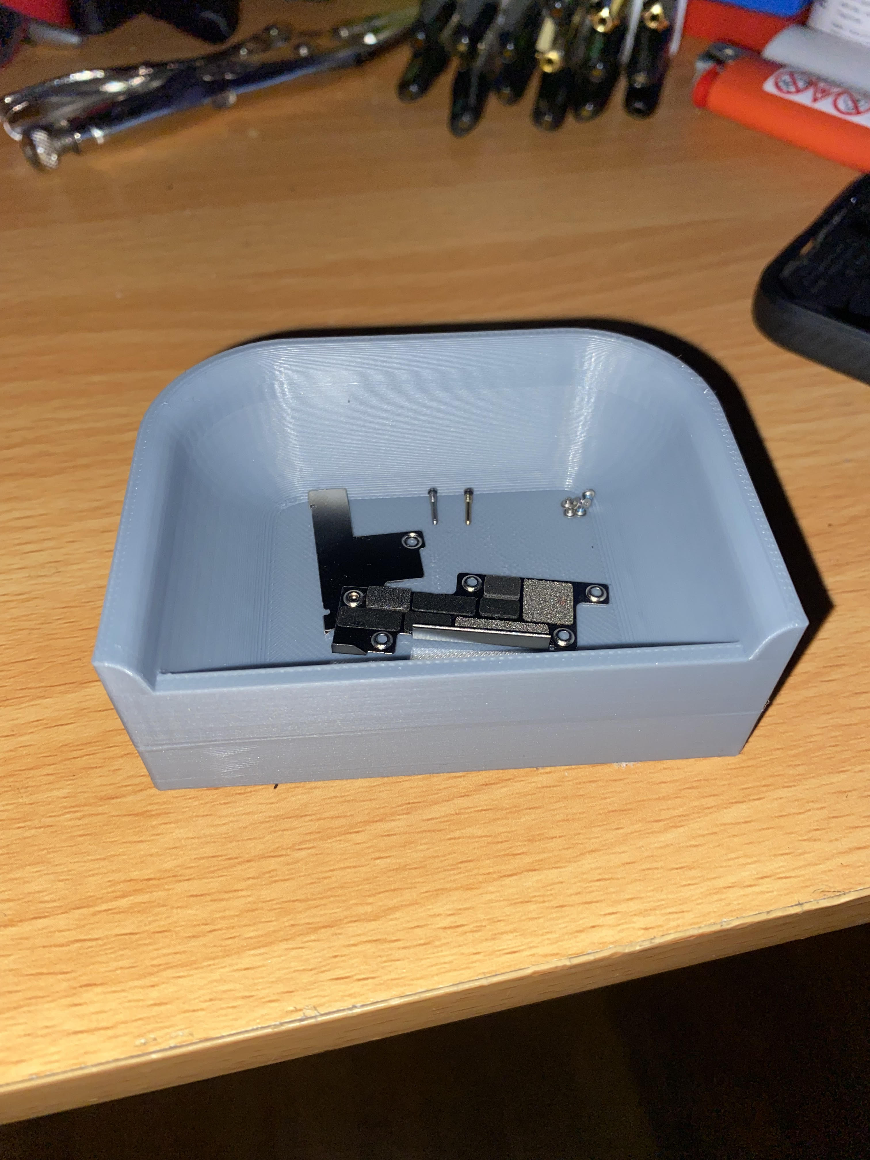 Small Magnetic part holder by Pystlz | Download free STL model ...