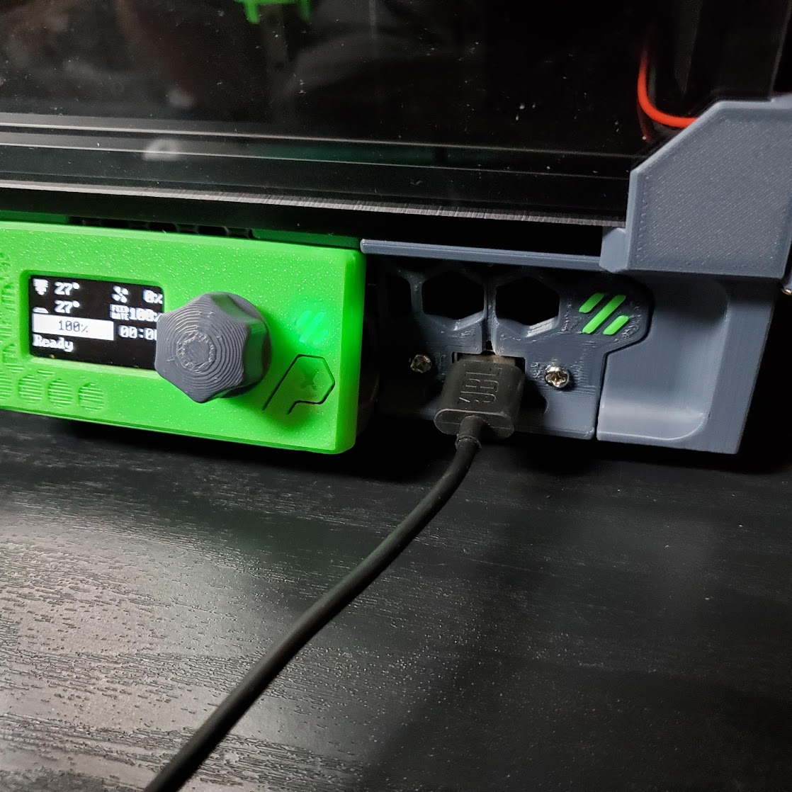 Voron 0.2r1 front skirt R with USB port von jwyse | Kostenloses STL ...