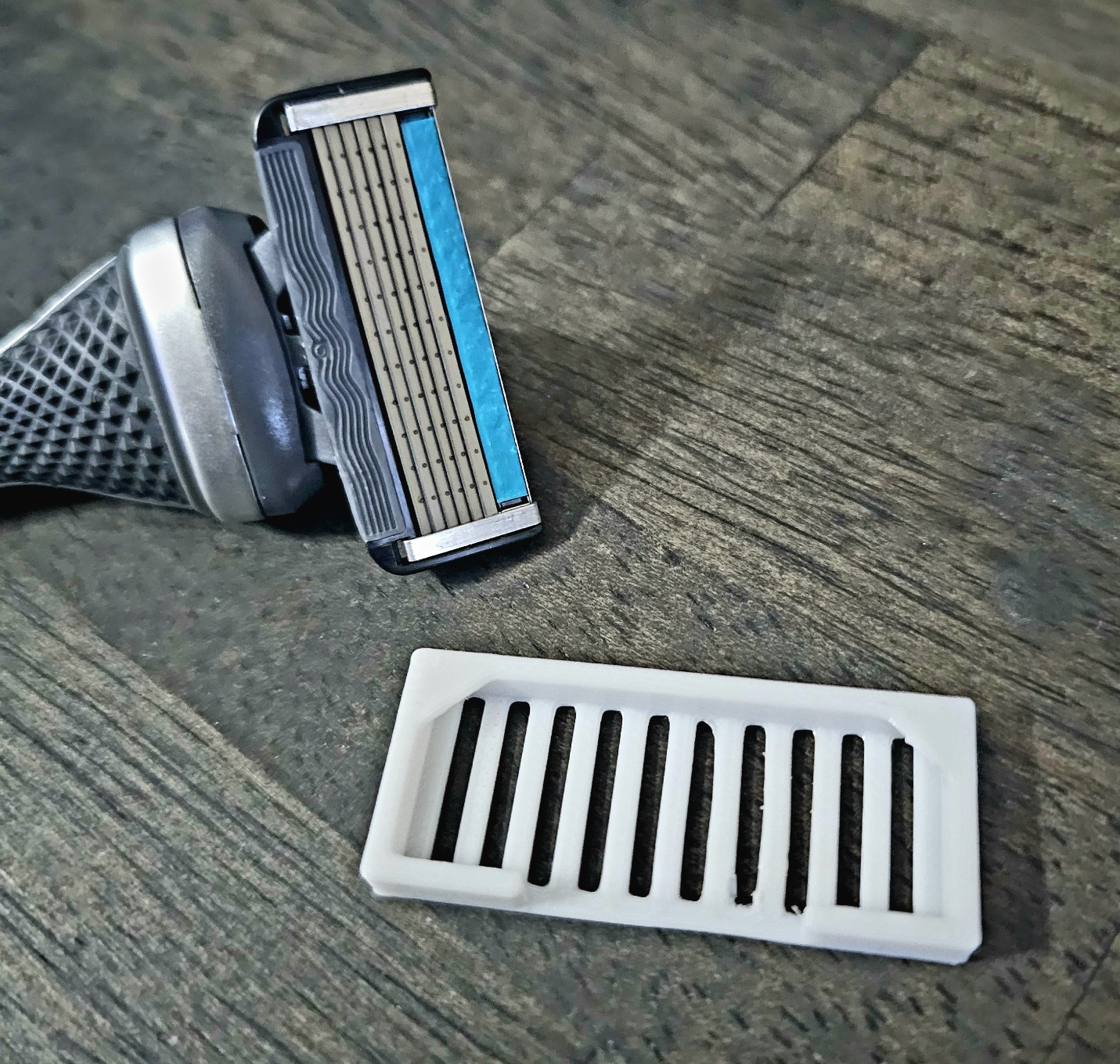 Dollar Shave Club Razor Guard by Gareth Perrault | Download free STL ...