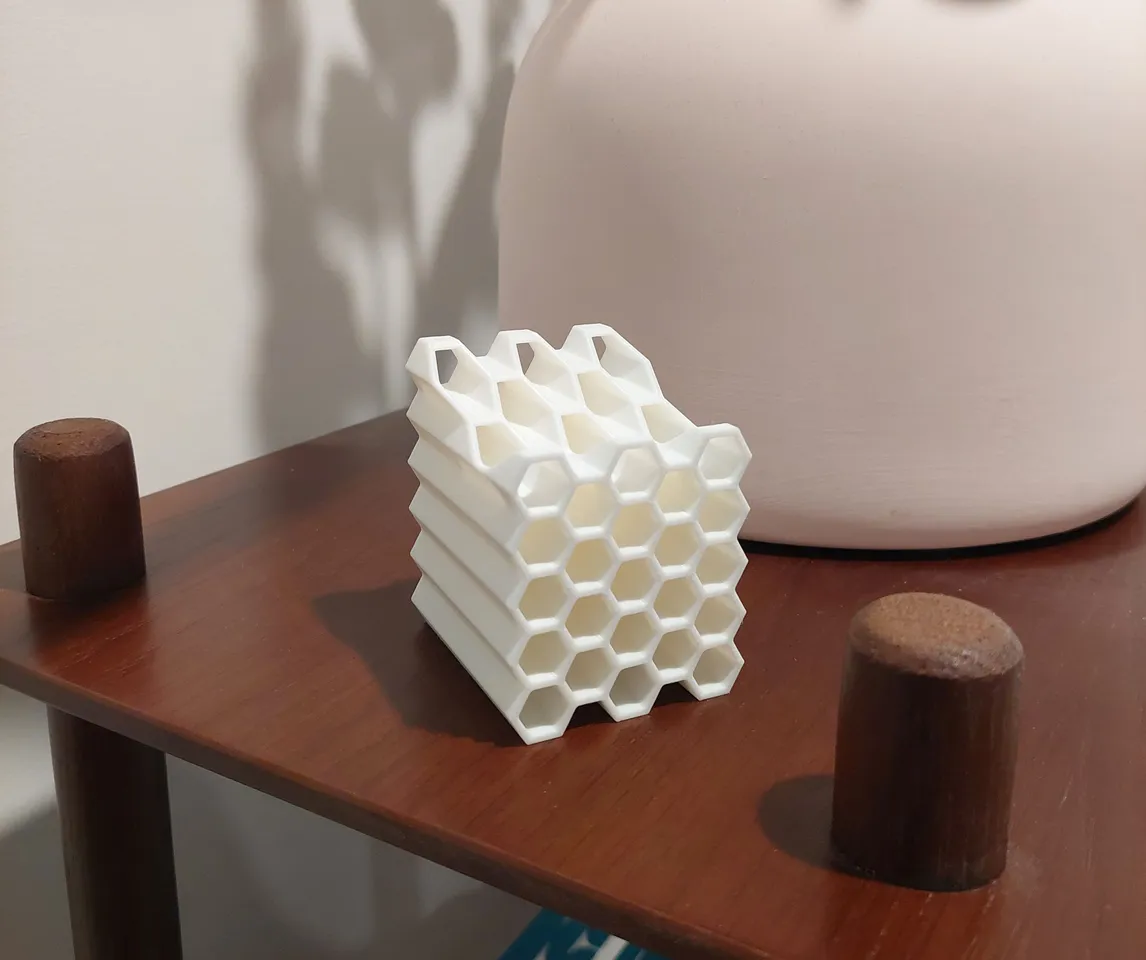 Honeycomb Controller Stand by Eza | Download free STL model ...