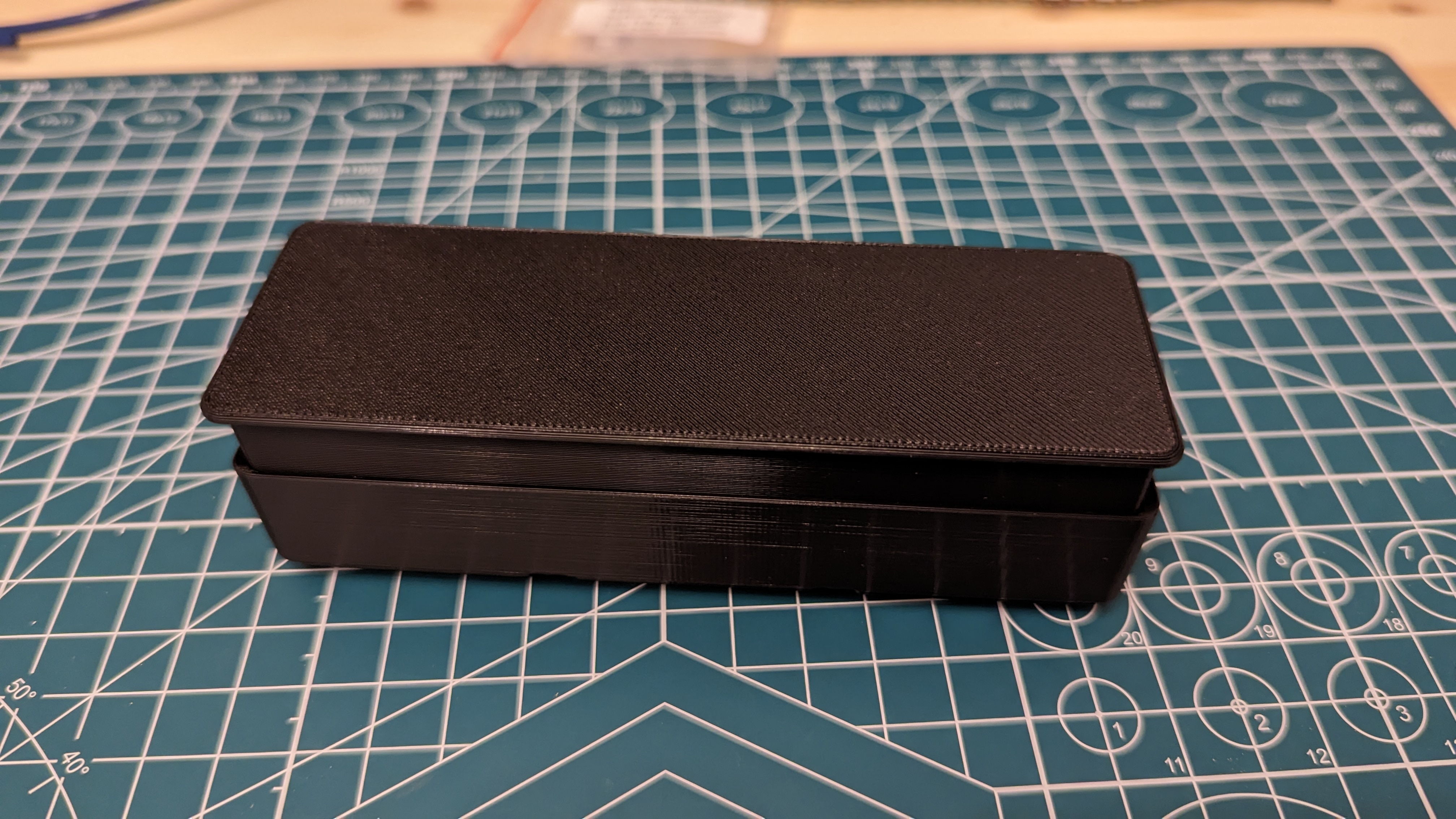 Gridfinity Lid for CR2450 3x1 case by beandev | Download free STL model ...