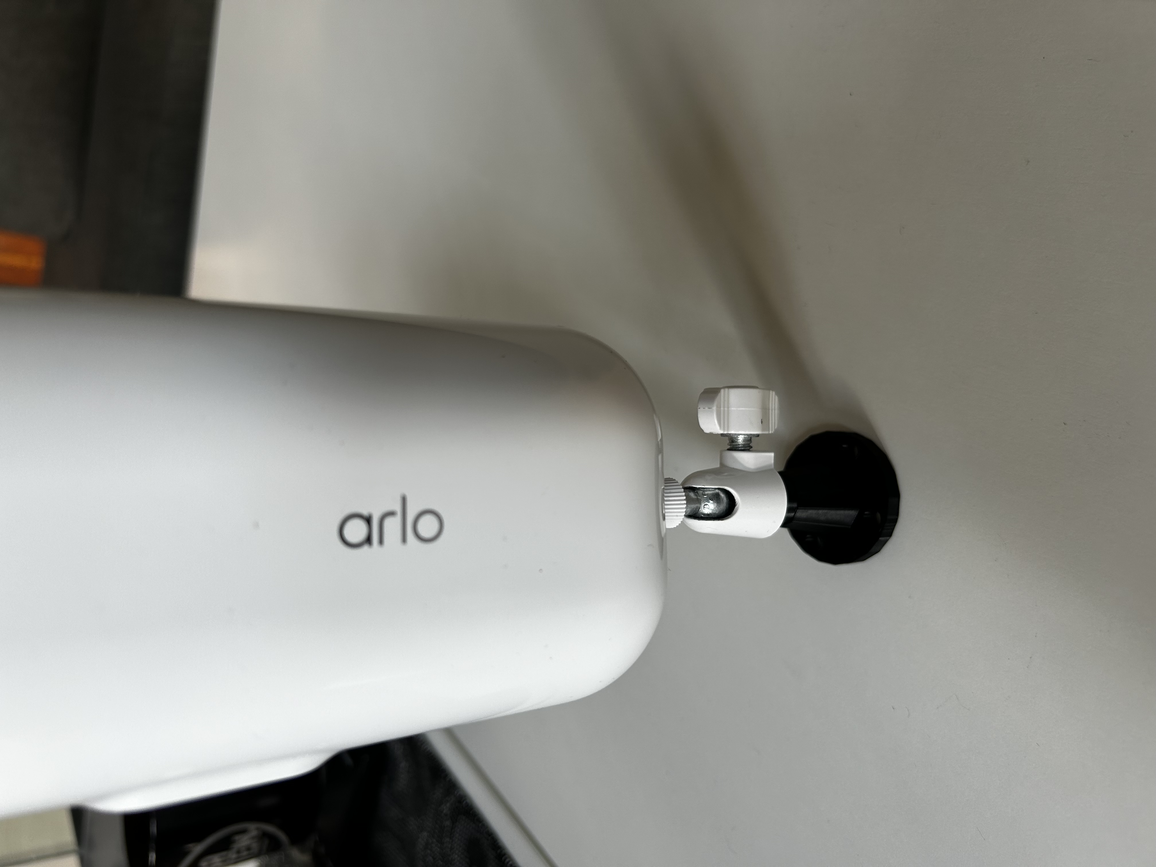 Arlo pro 3 holder by Johnny Åberg | Download free STL model ...