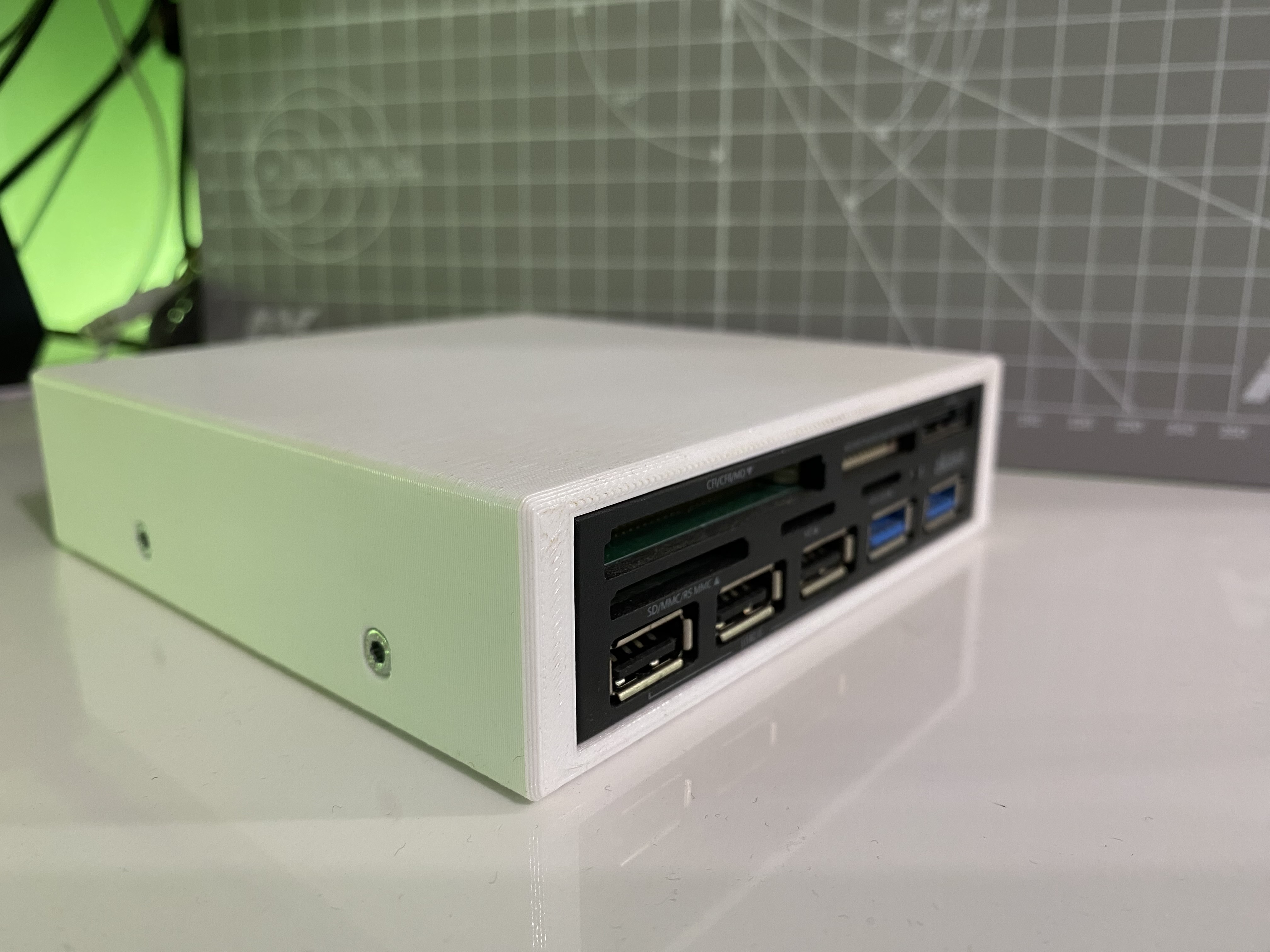 Box Akasa AK-ICR-16 3,5- front panel by Lexikon | Download free STL ...