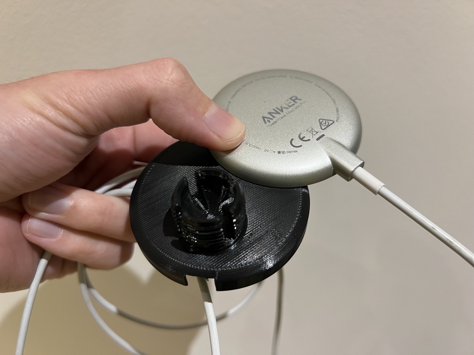 Any MagSafe charger to Any car 17mm ball mount - parametric by romn ...