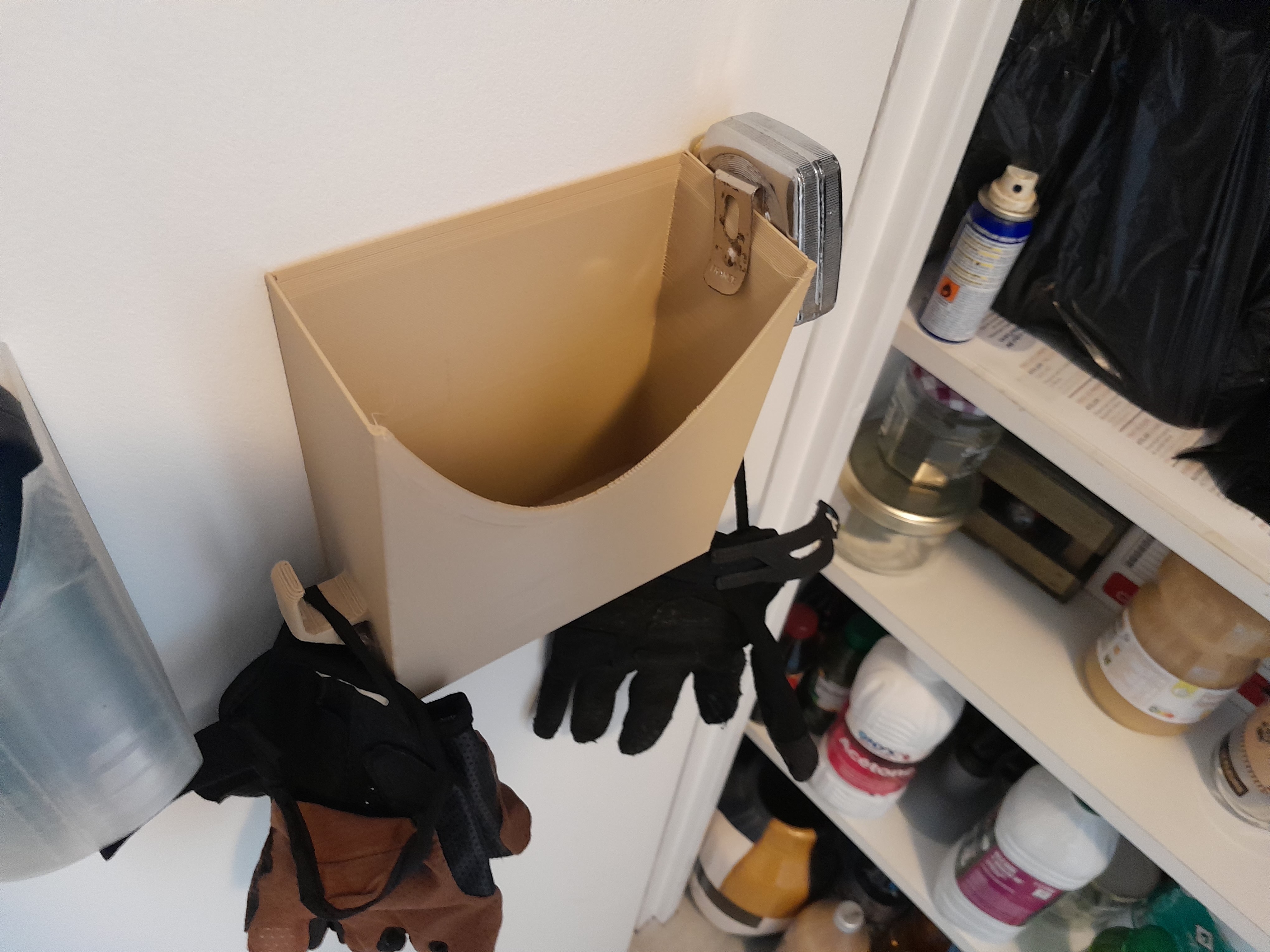 Door pin tray with hooks by RemiRemo | Download free STL model ...