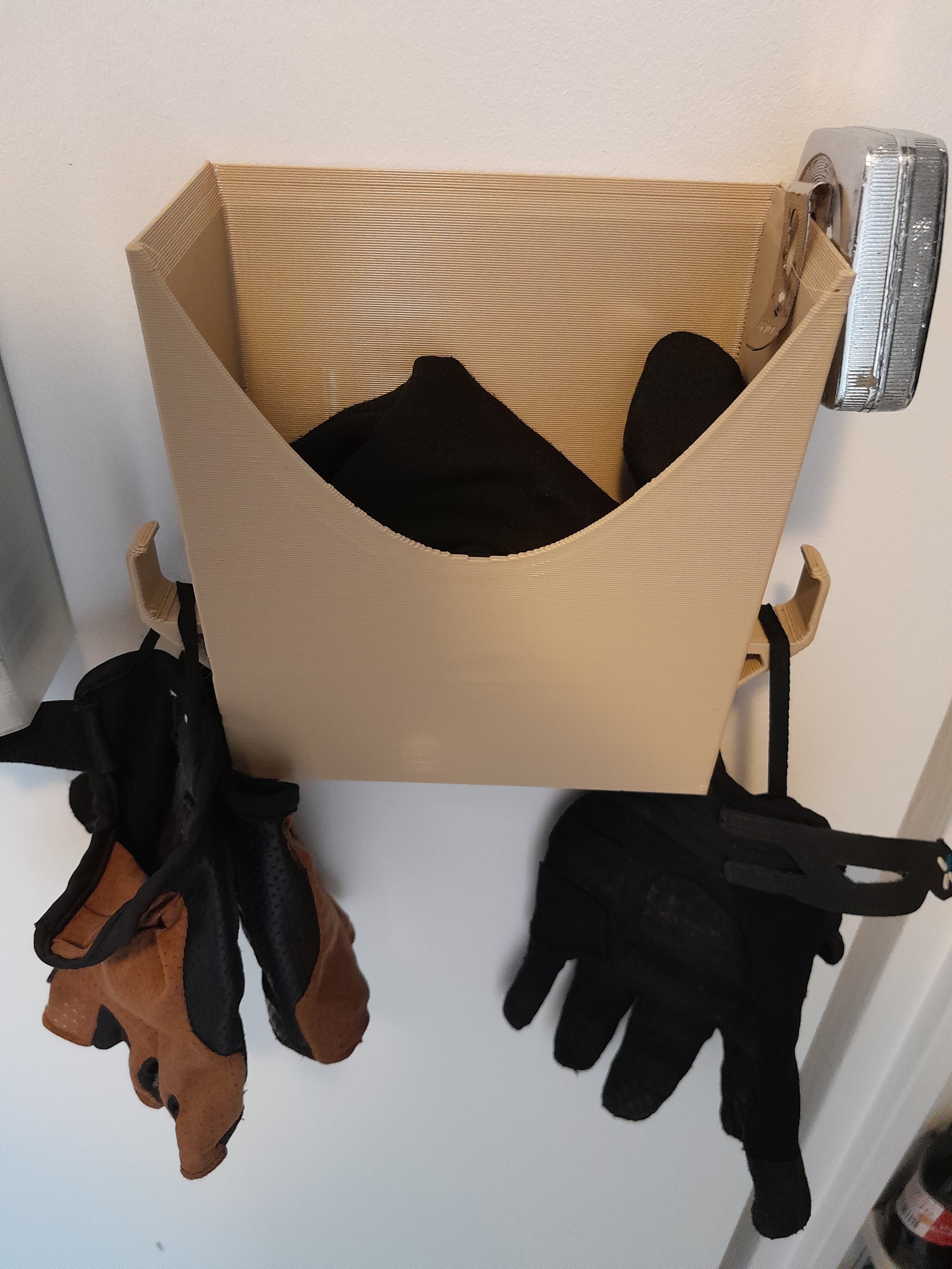 Door pin tray with hooks by RemiRemo | Download free STL model ...
