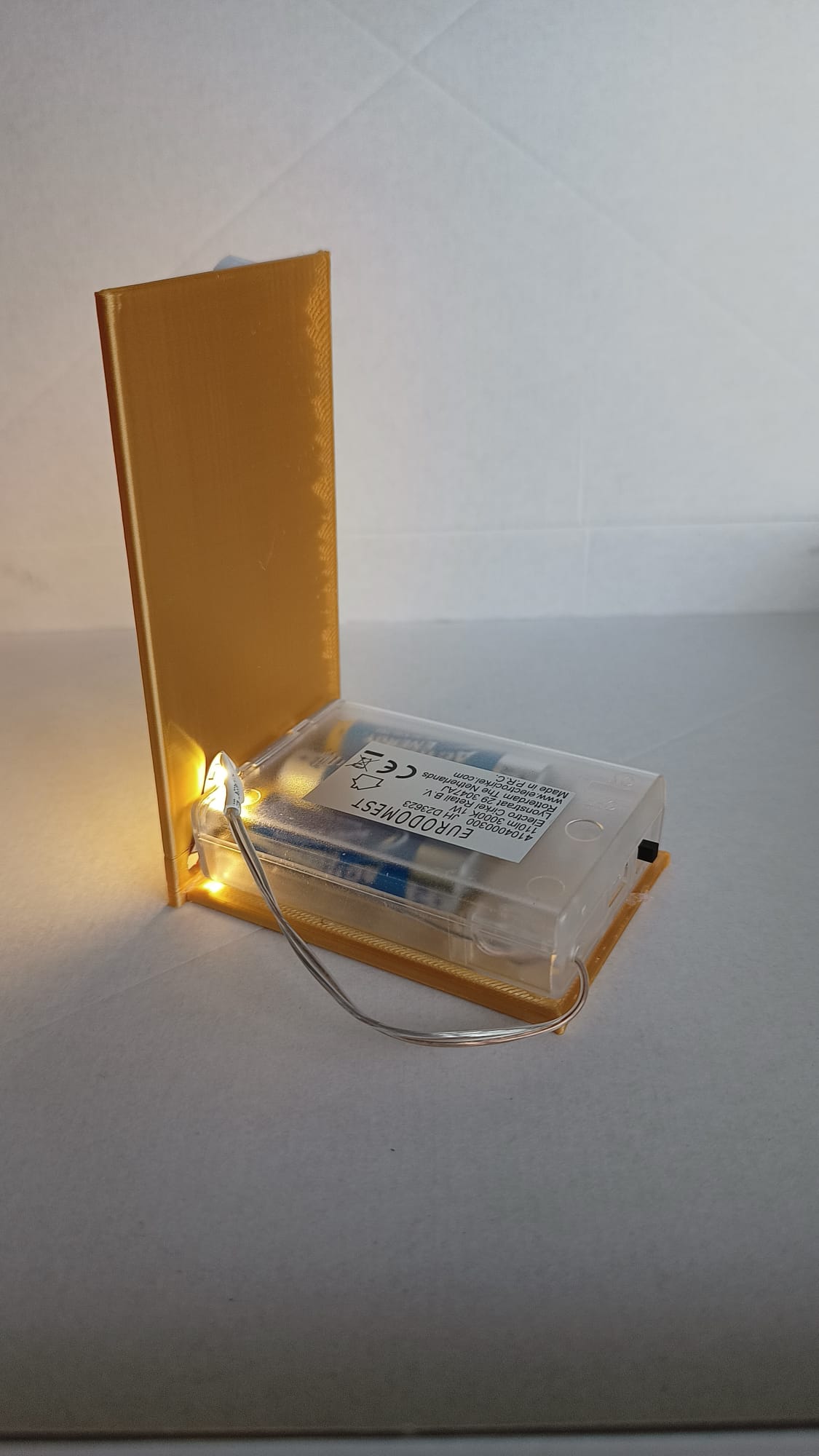 Simple LED stand for Lithophane by Gym Nut Design | Download free STL ...