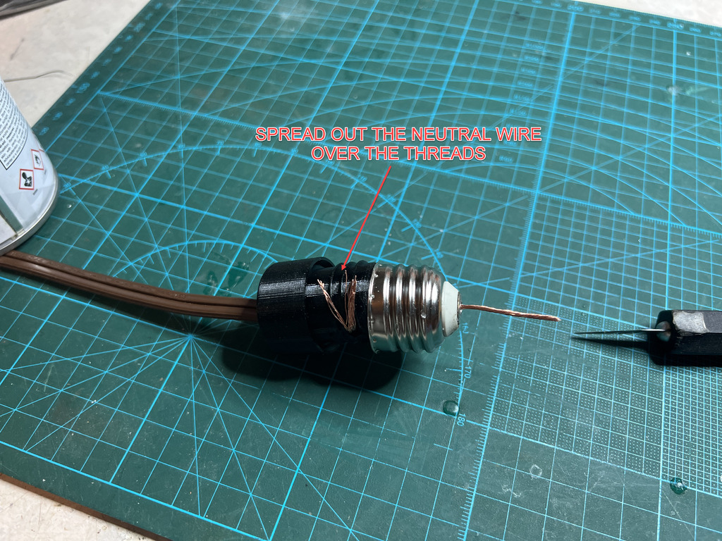 Standard light socket to 2 wire adapter by Kisssys | Download free STL ...