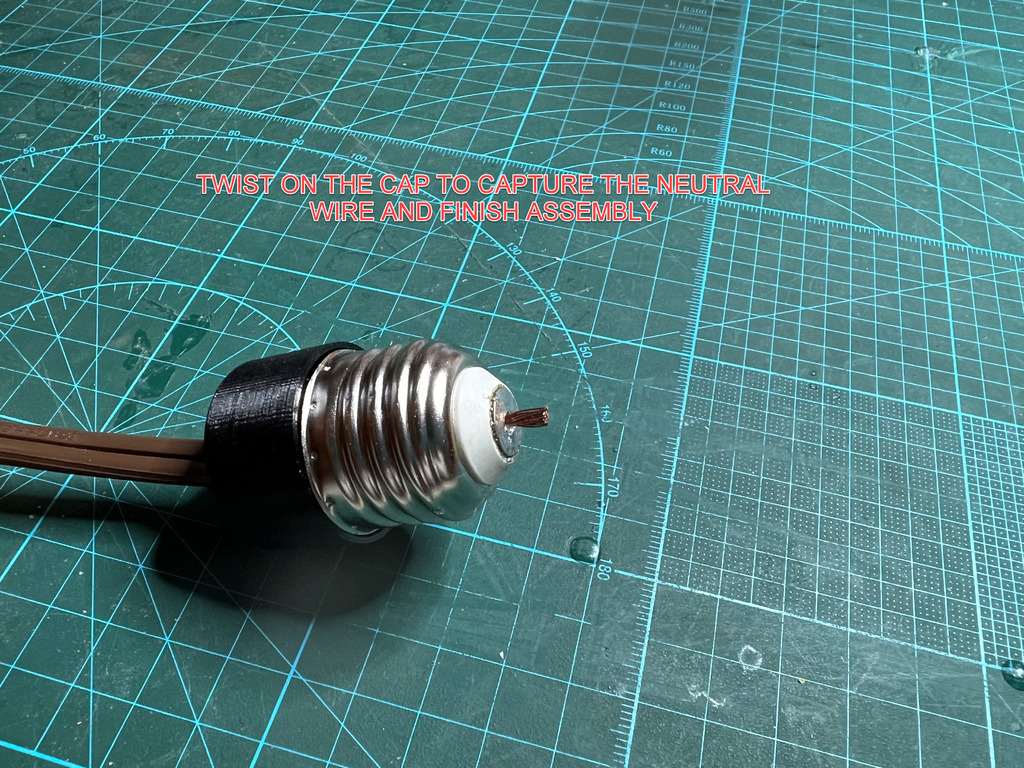 Standard light socket to 2 wire adapter by Kisssys | Download free STL ...