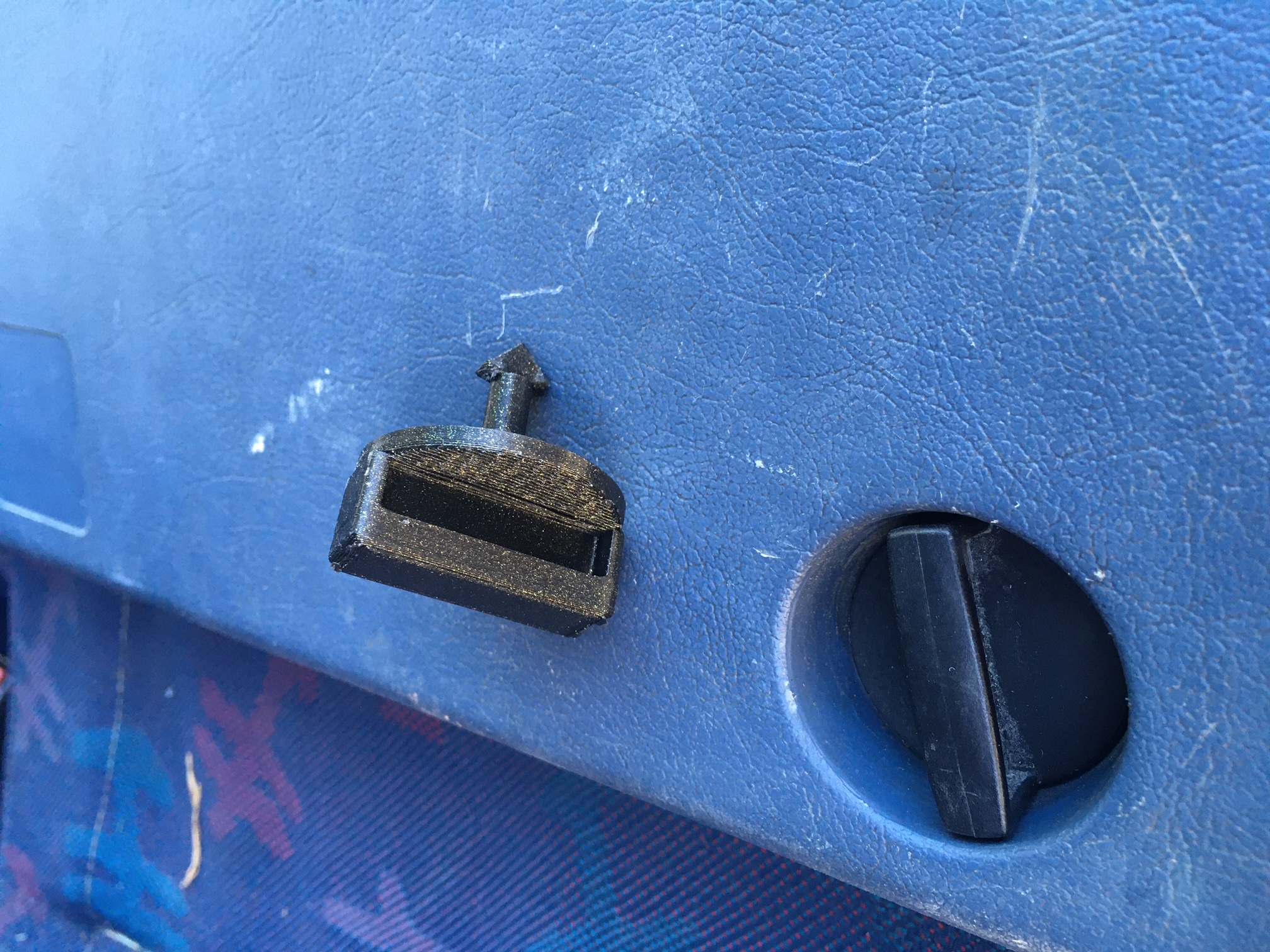 Mercedes Sprinter 99 front door clip by Fr2r_lab | Download free STL ...