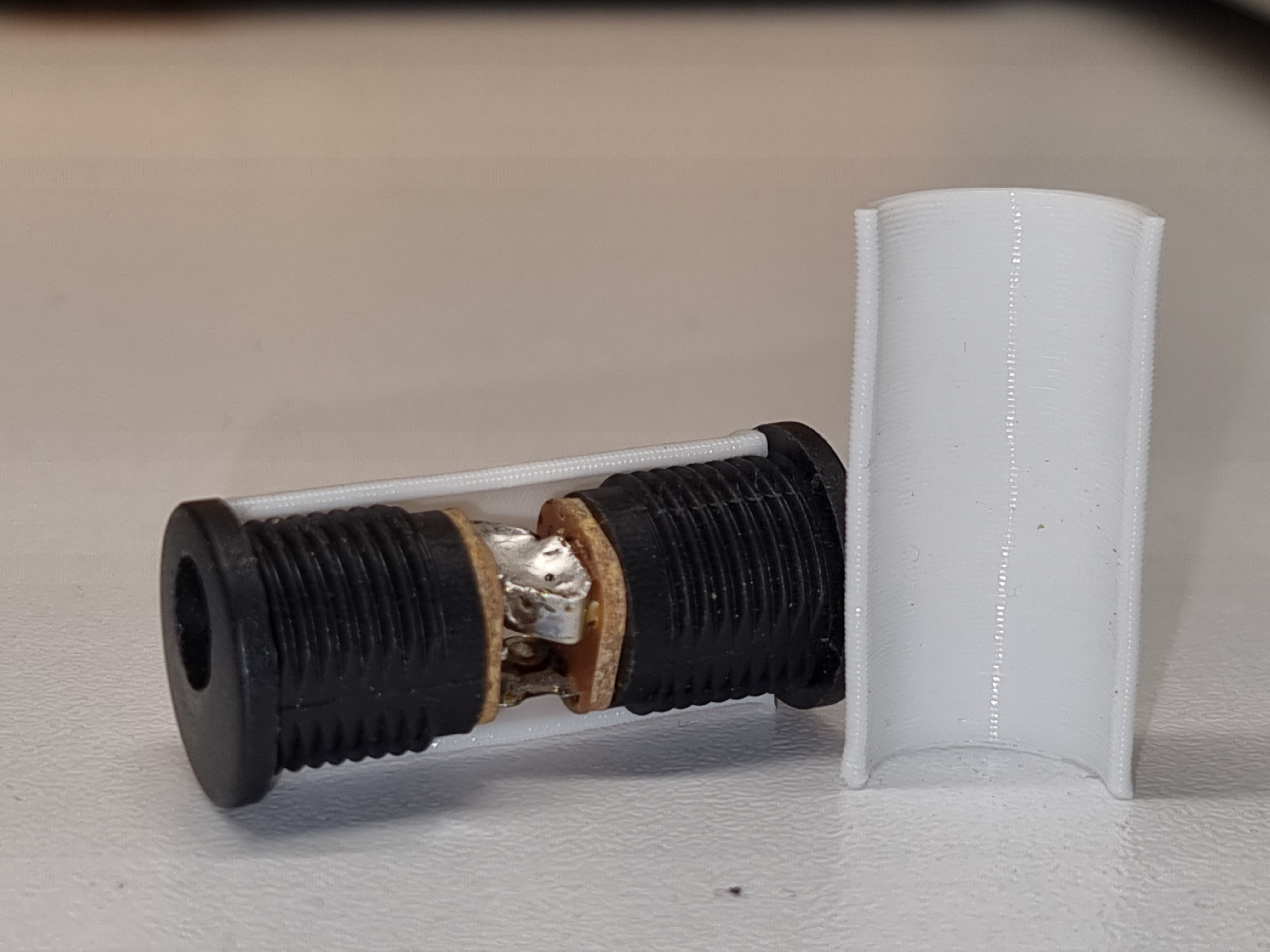 Dc barrel connector by Sica | Download free STL model | Printables.com